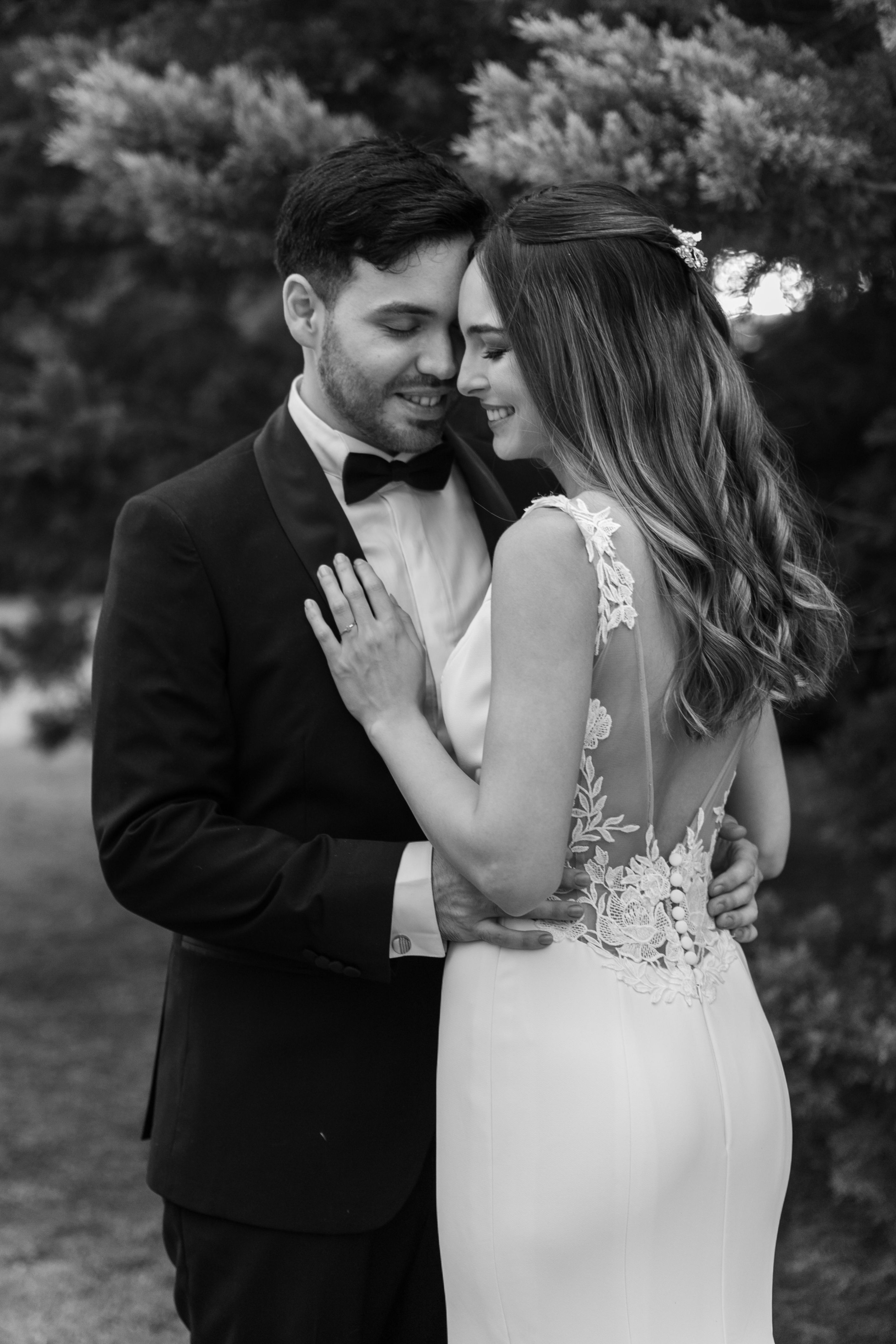 Elegant Outdoor Wedding Portrait in Córdoba · Free Stock Photo