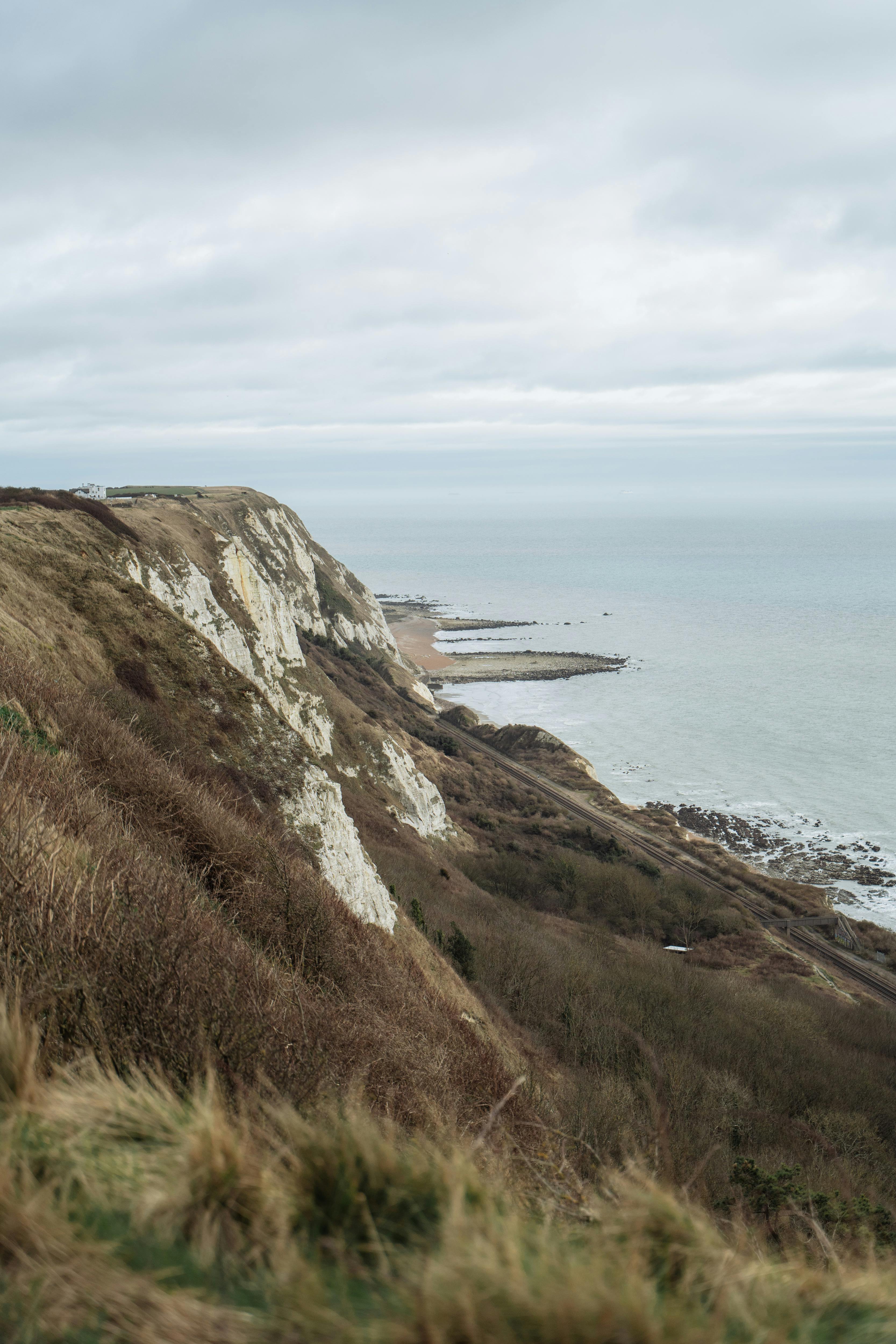 Dramatic White Cliffs on British Coastline · Free Stock Photo