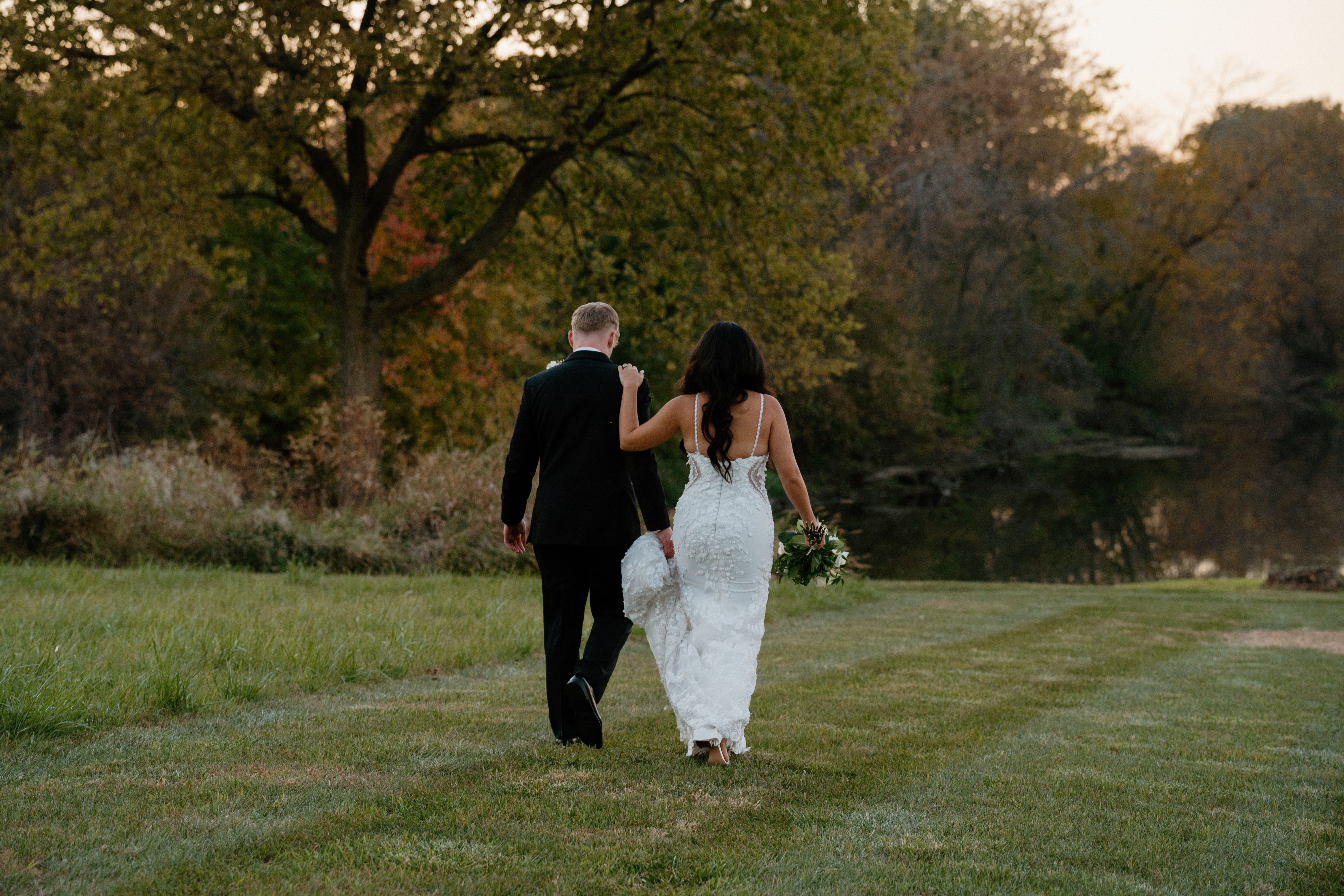 Romantic Wedding Walk by Lake Geneva Wisconsin · Free Stock Photo