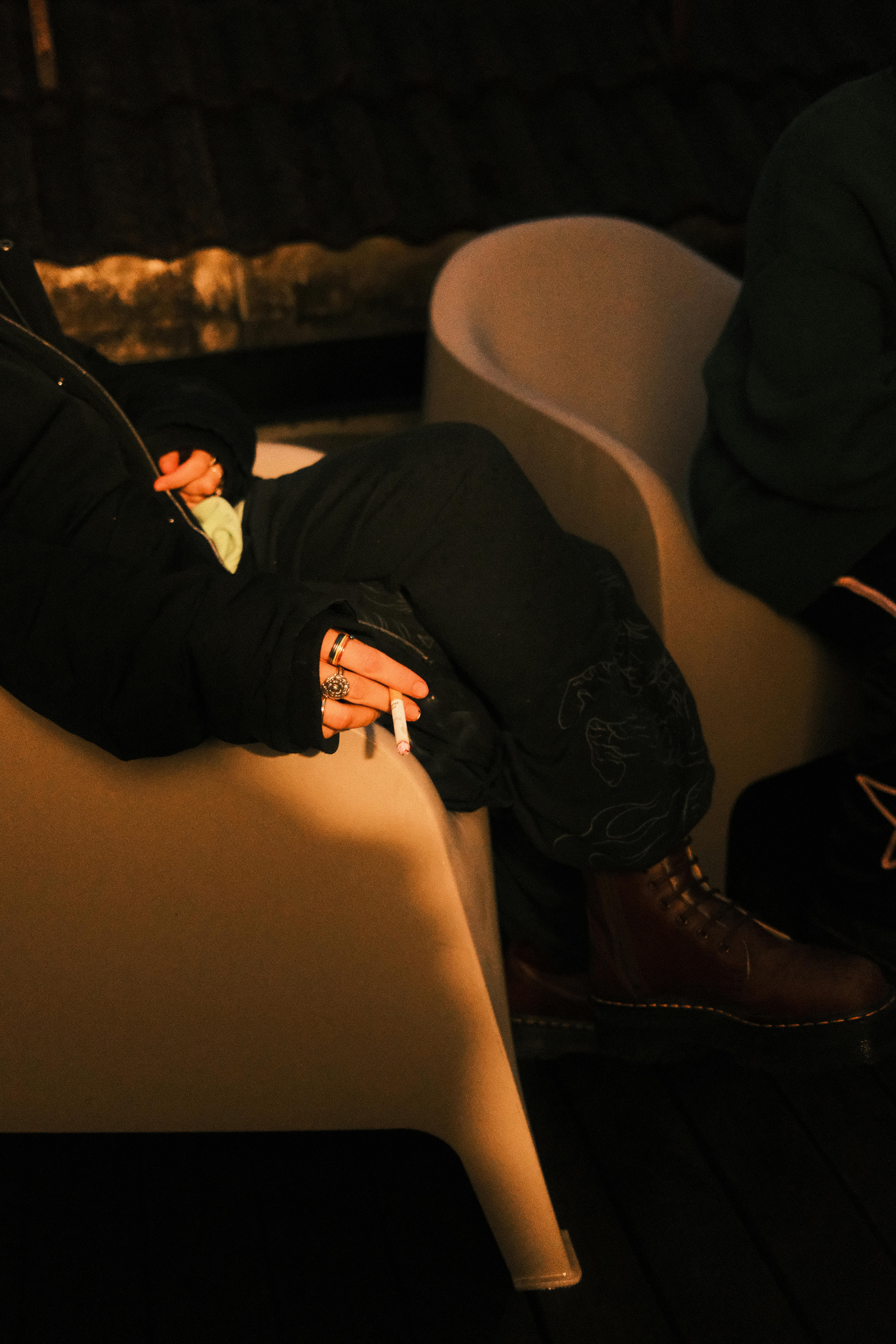 Moody Evening Scene with Smoky Atmosphere · Free Stock Photo