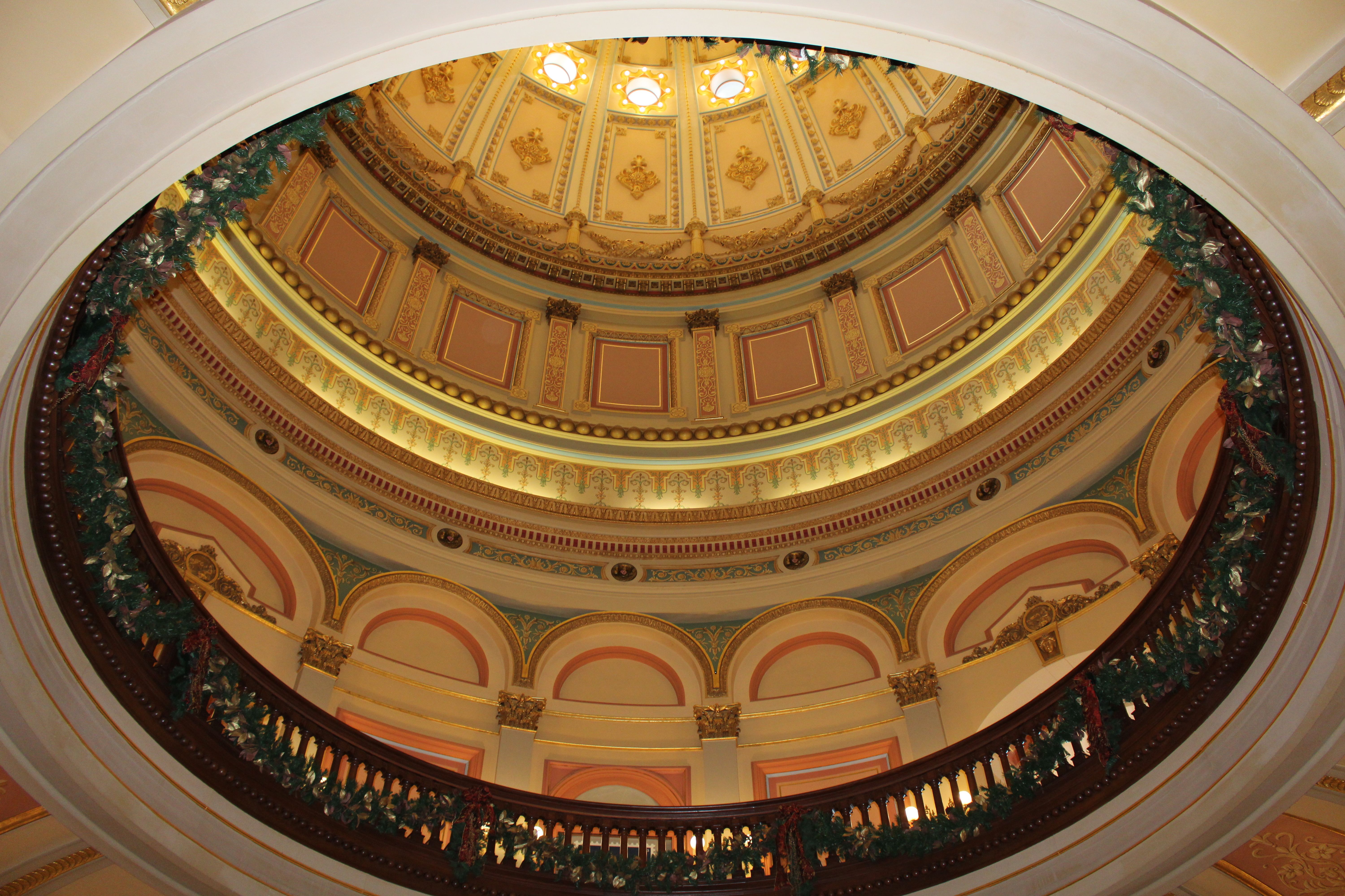 Intricate Sacramento Capitol Interior Dome Design · Free Stock Photo