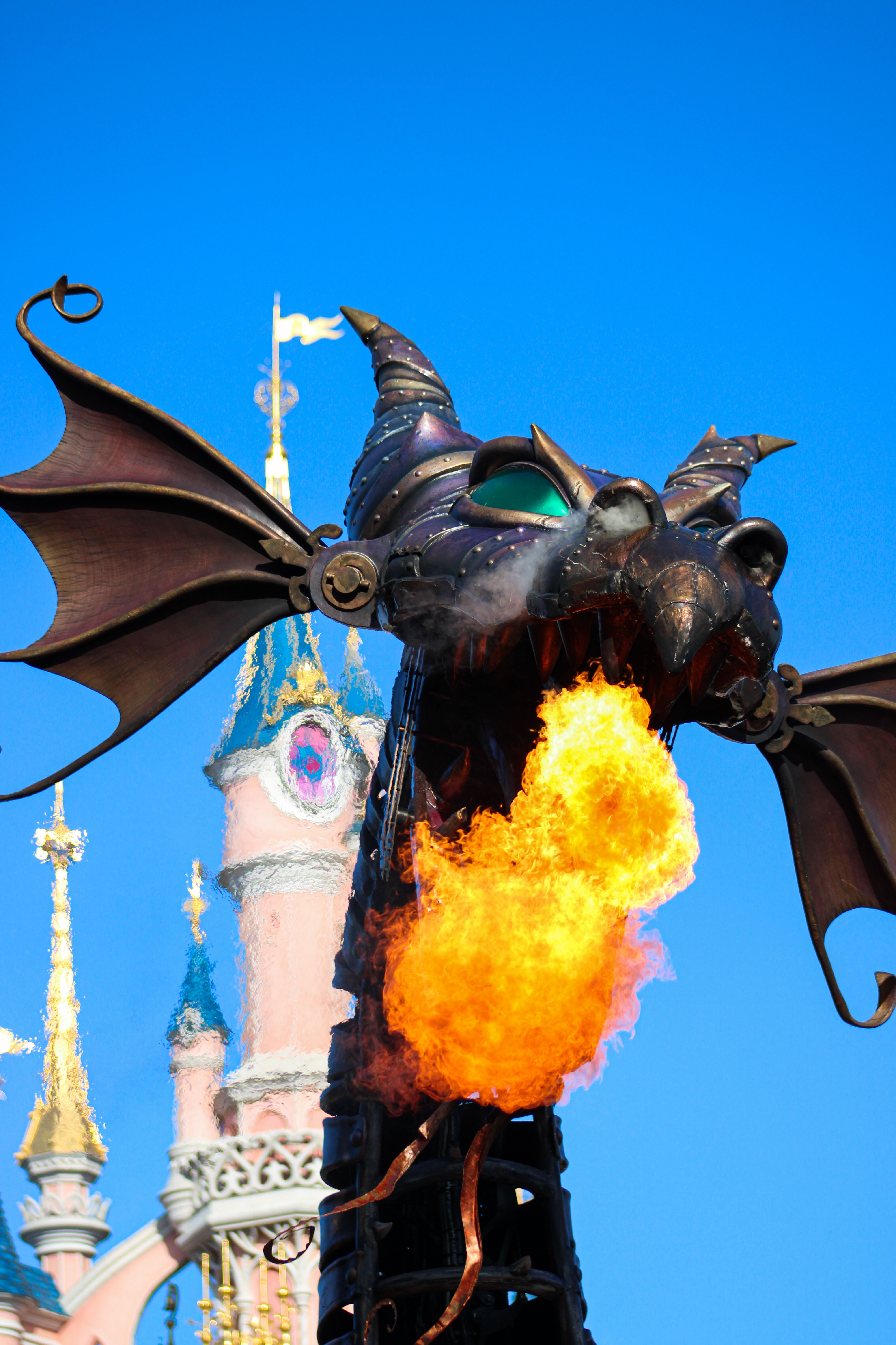 Dragón Colacuerno Húngaro En Universal Studios · Foto de stock gratuita