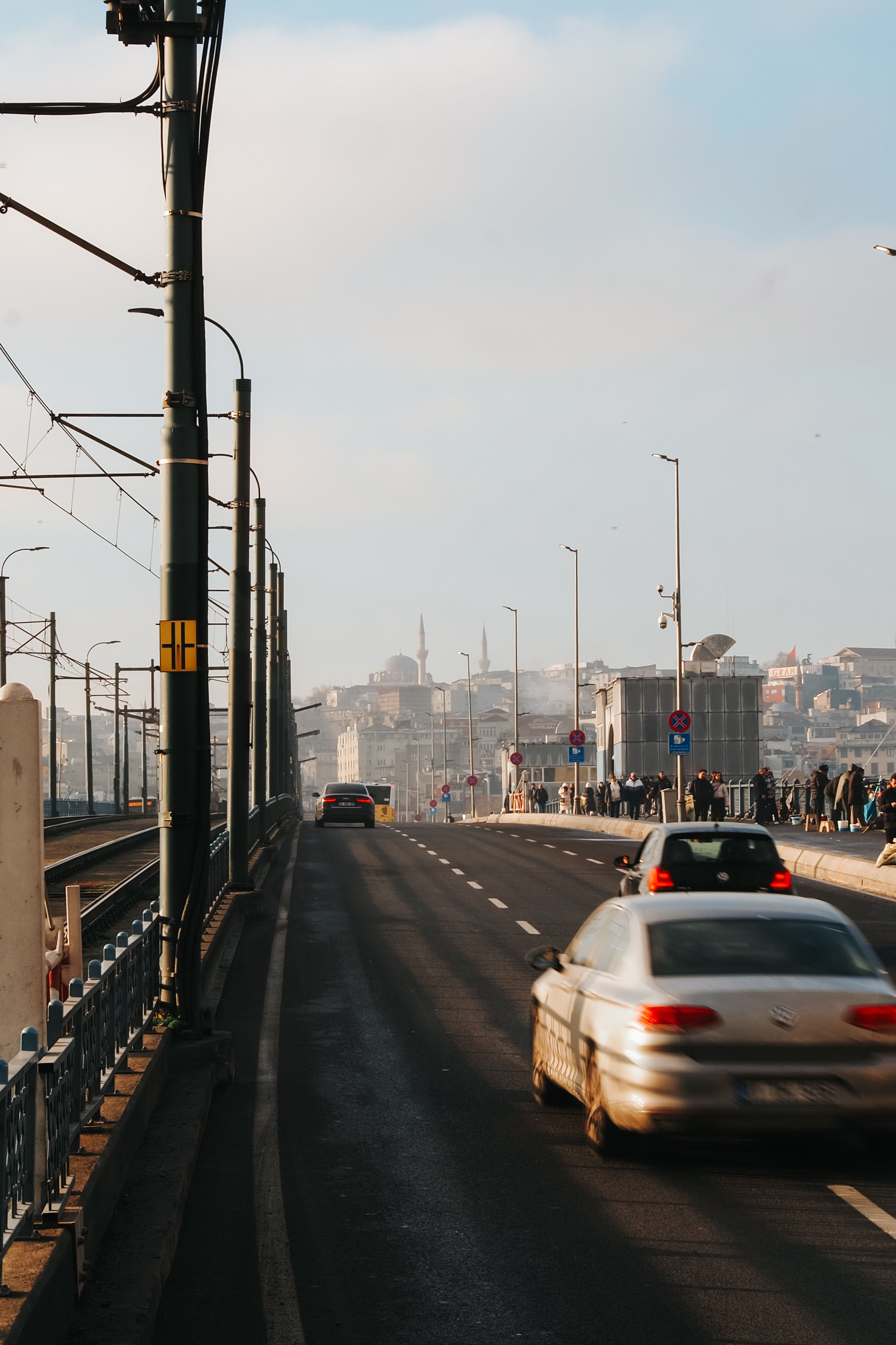 Bustling Street Scene in Istanbul with Mosque View · Free Stock Photo