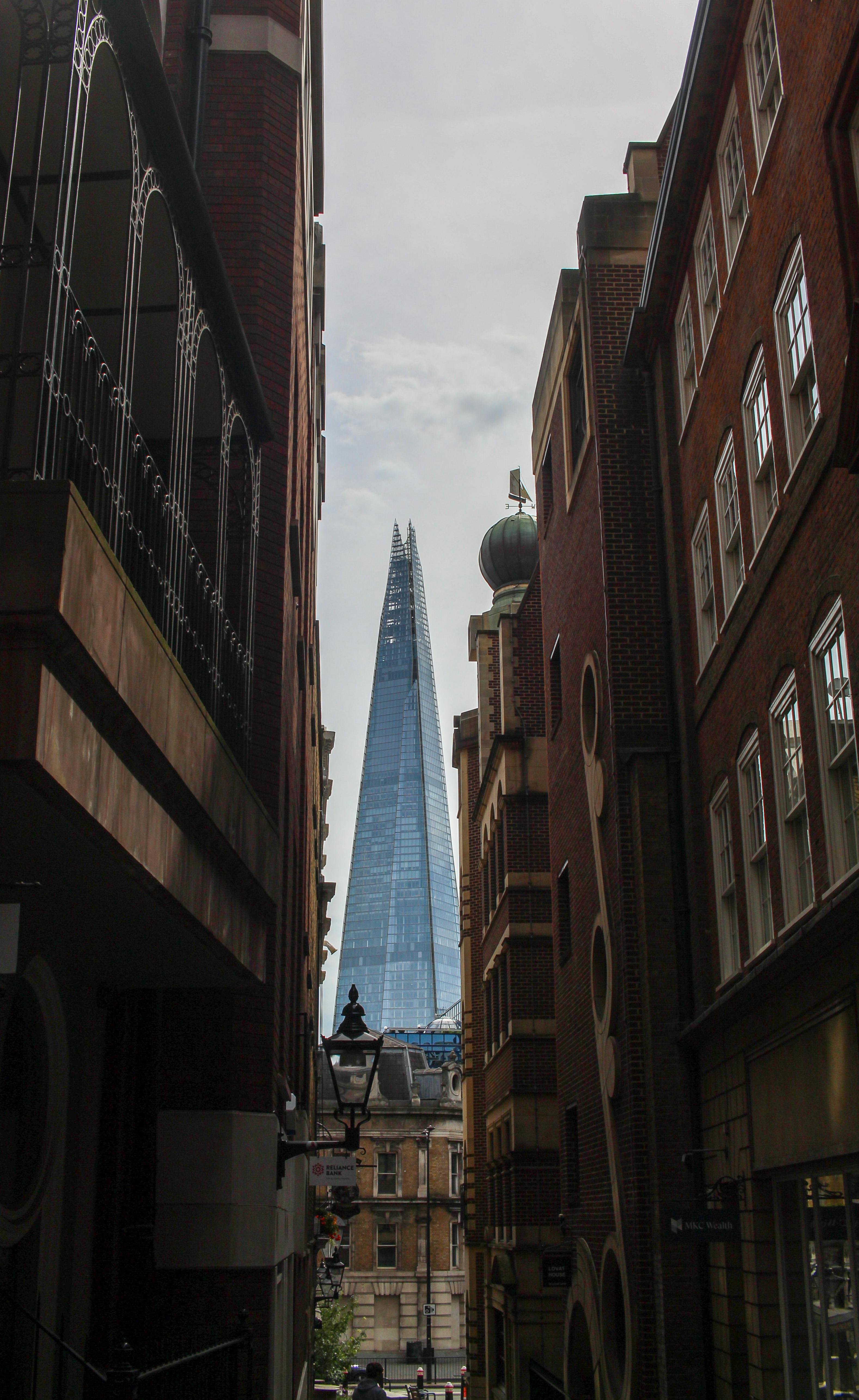 Stunning view of The Shard through narrow London streets · Free Stock Photo
