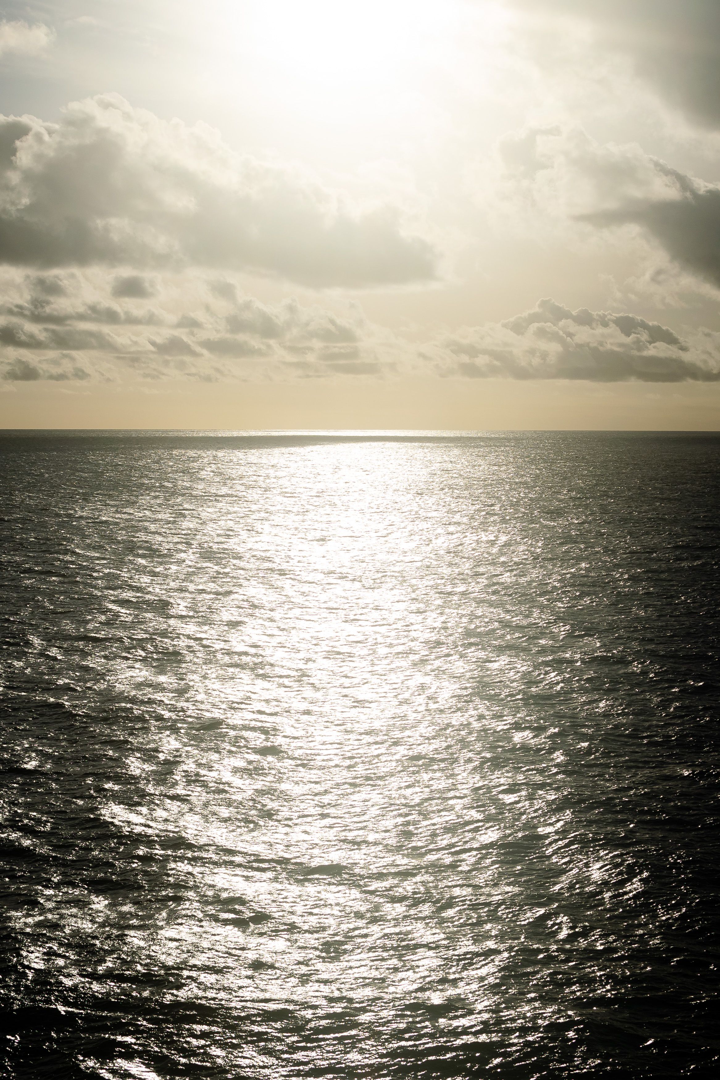 Sublime Evening Sunlight Reflected over the Ocean · Free Stock Photo