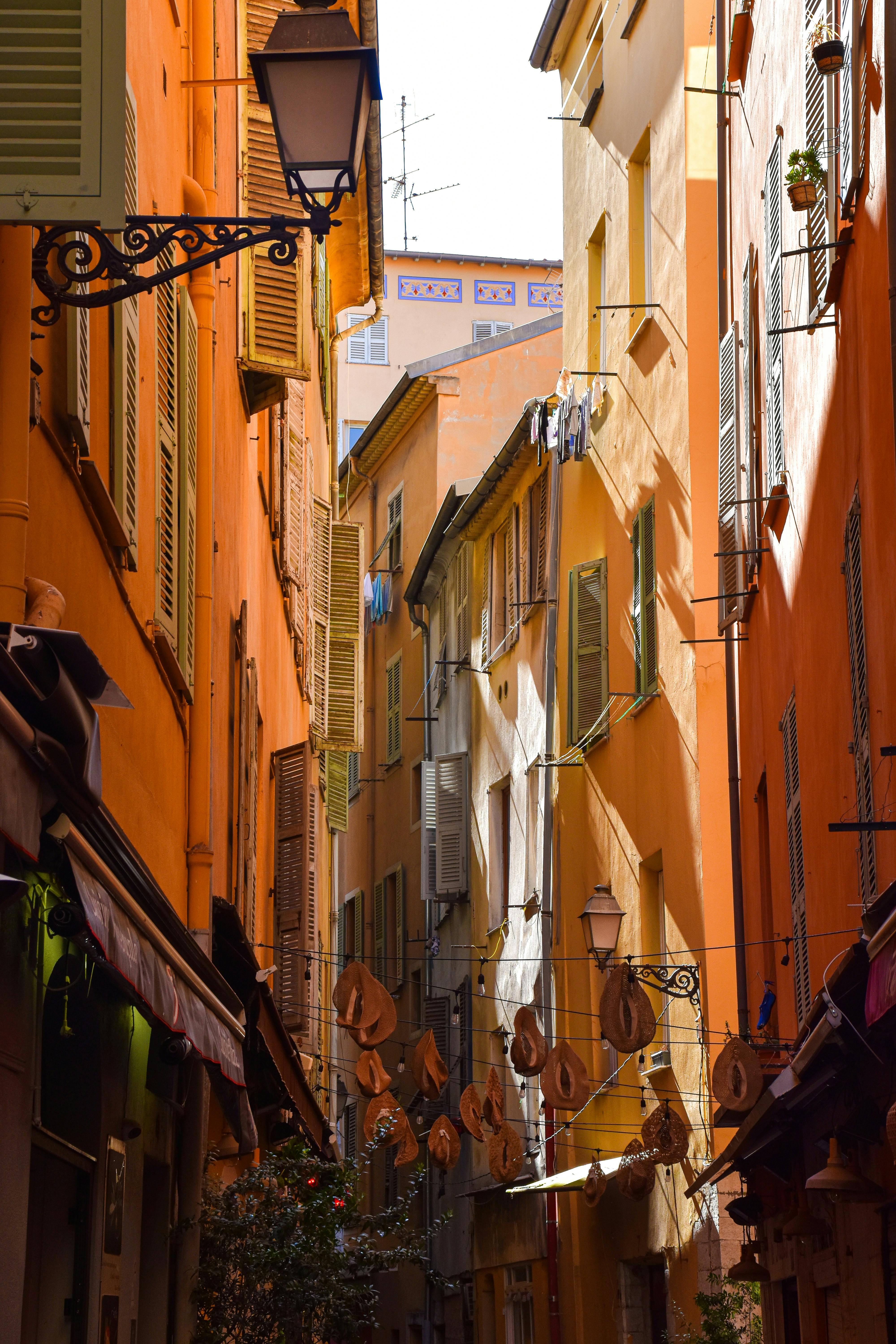 Charming Narrow Street in Old Nice, France · Free Stock Photo