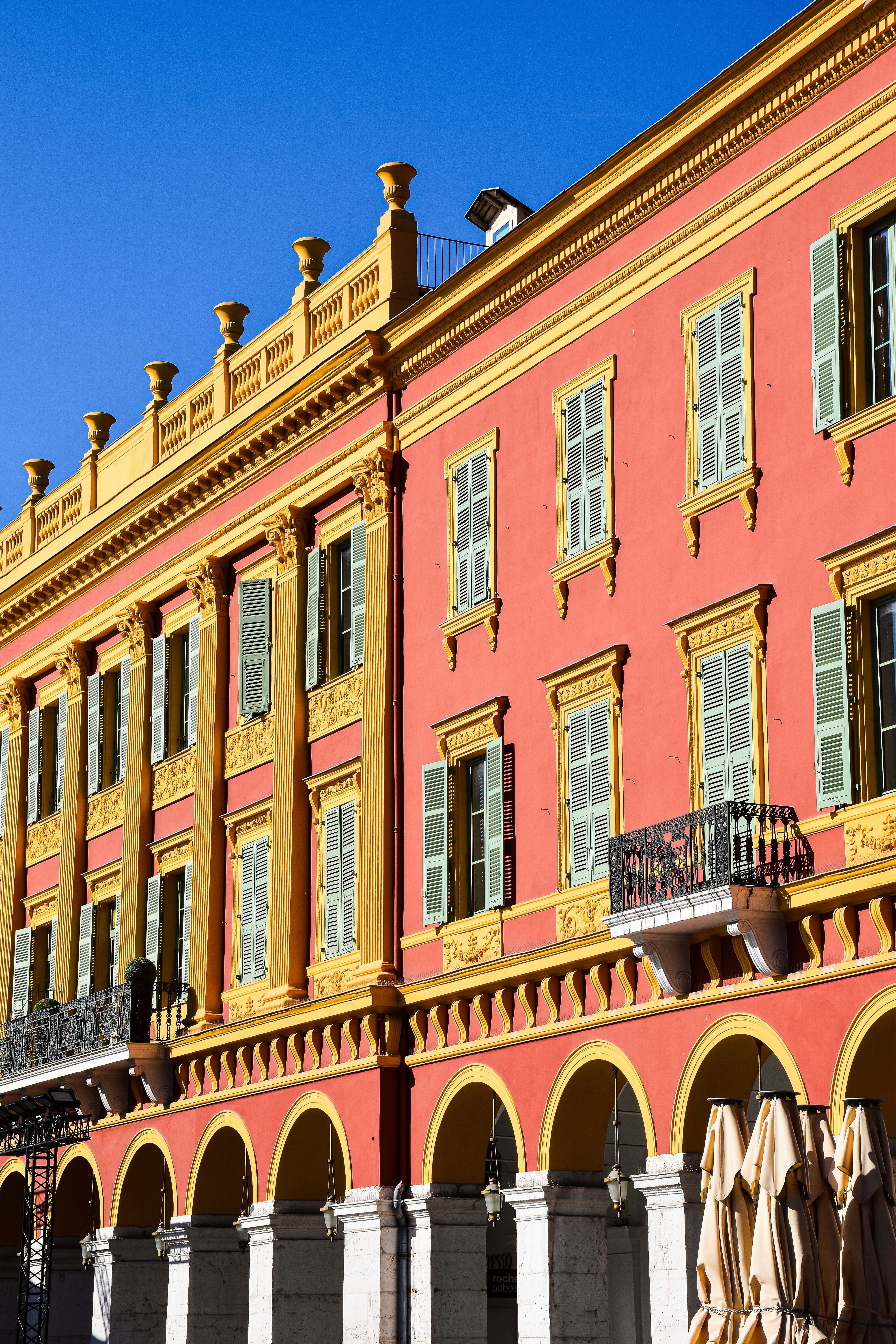 Vibrant Historical Building in Provence, France · Free Stock Photo