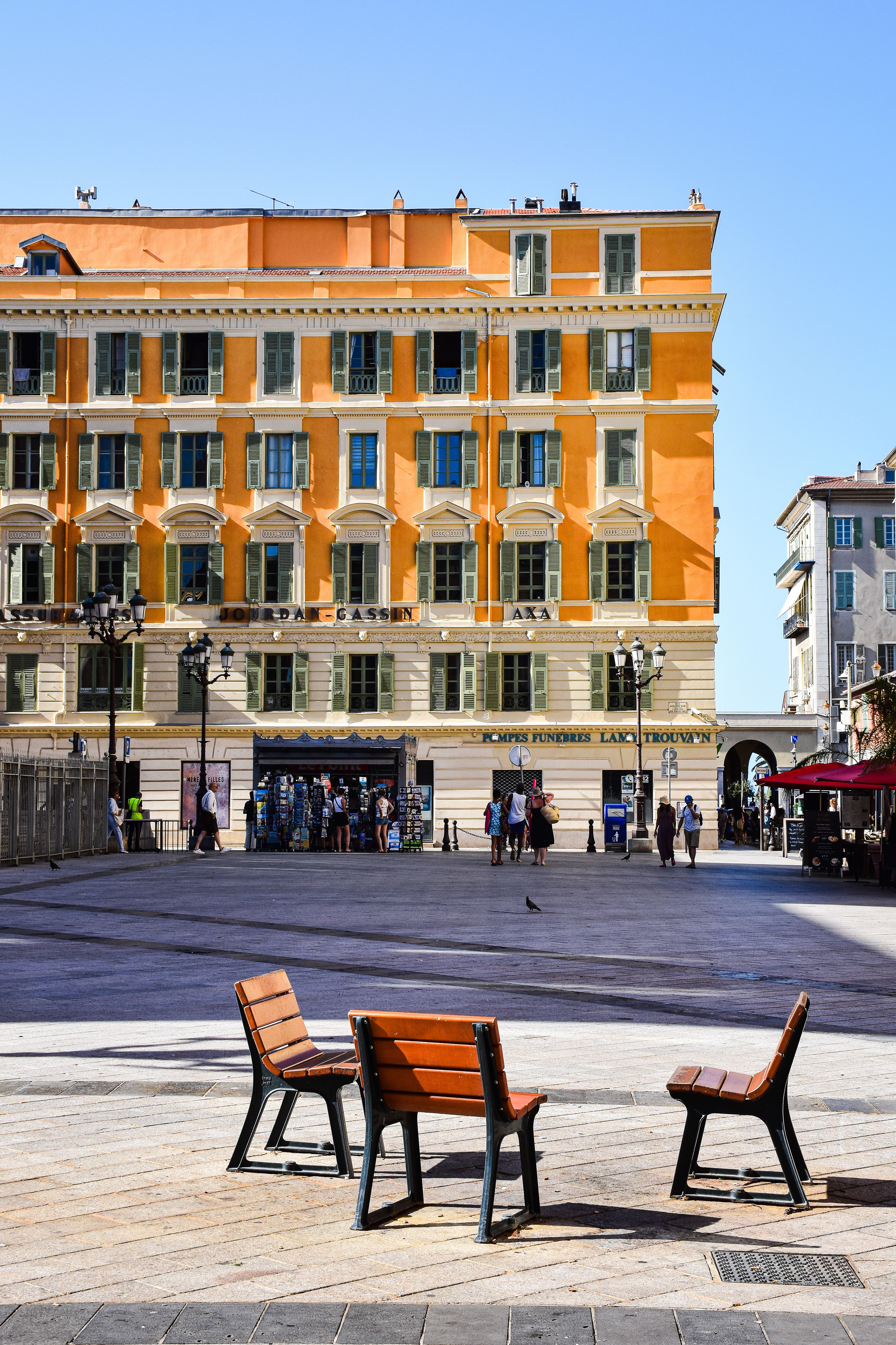 Charming Square in Nice, Provence-Alpes-Côte d'Azur · Free Stock Photo