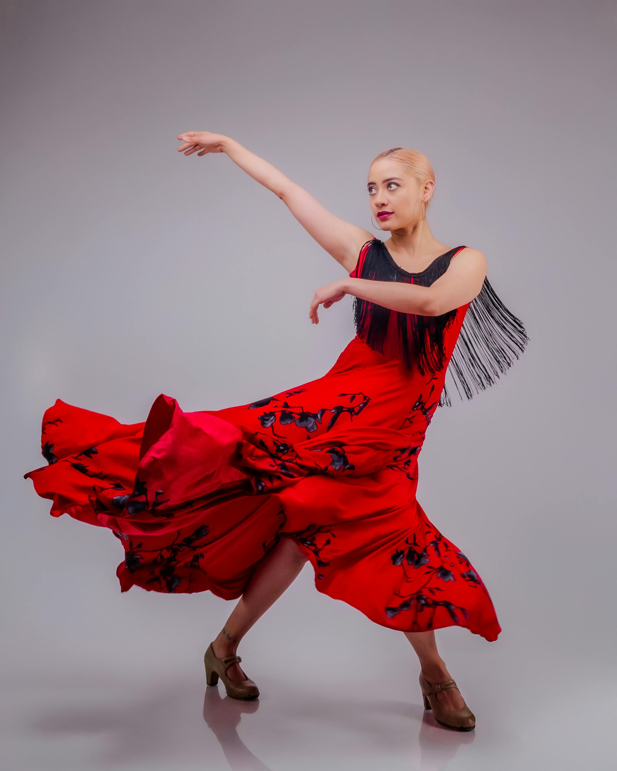 Anonymous woman in skirt for flamenco dance · Free Stock Photo