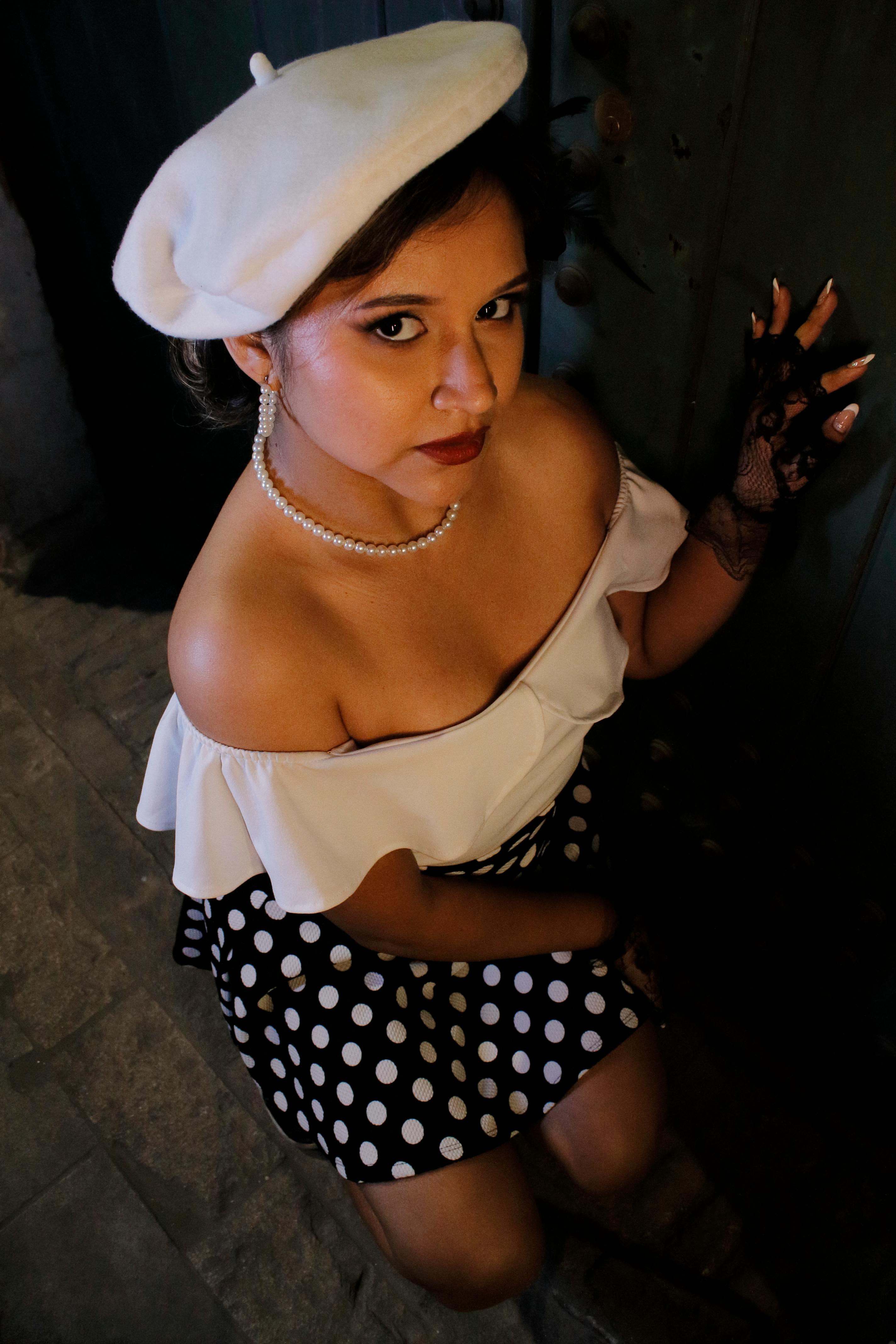 Elegante Retrato De Moda Inspirado Nos Anos 1950 Em Lima · Foto profissional gratuita