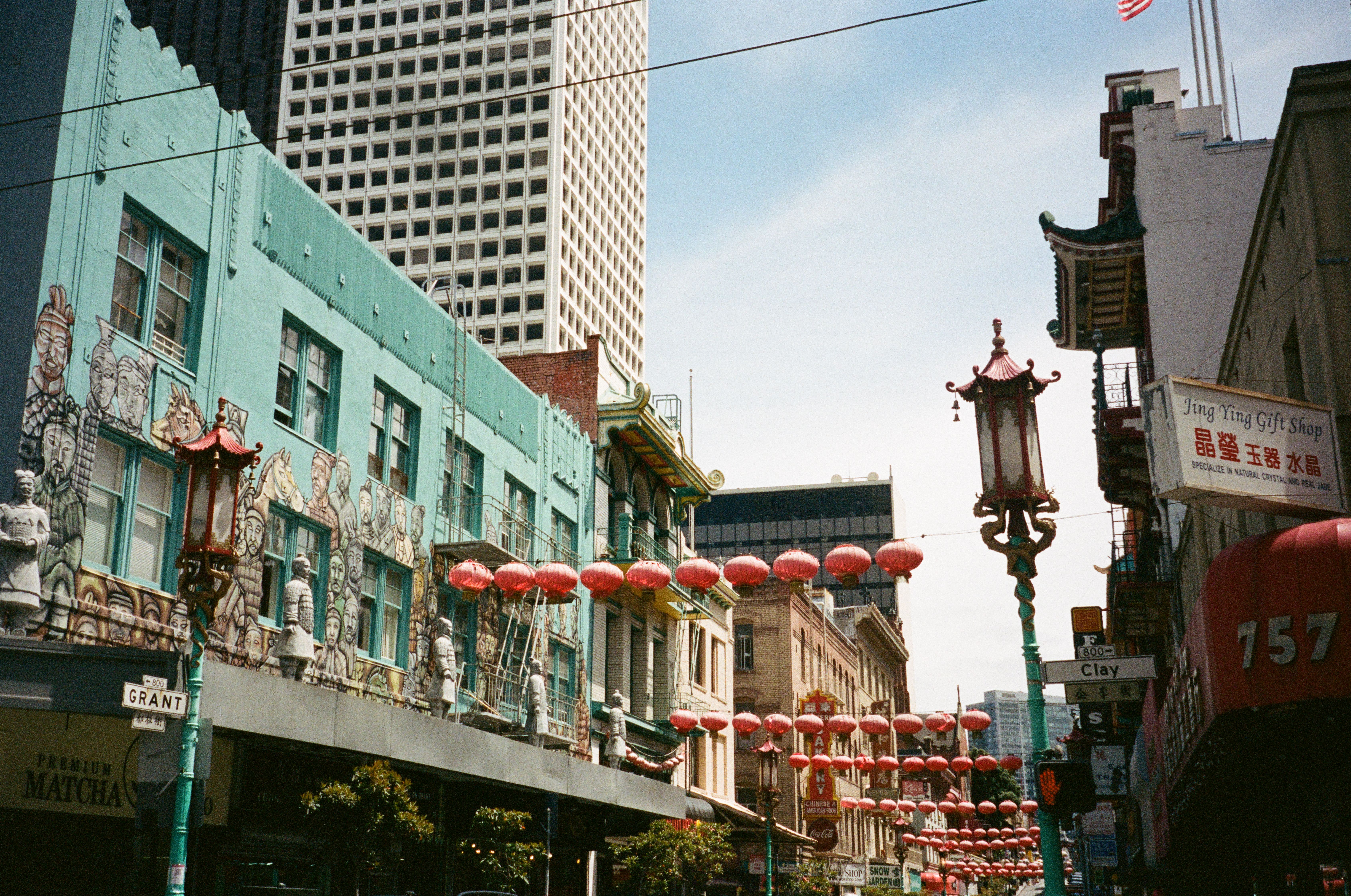 Street view of Chinatown in San Francisco · Free Stock Photo