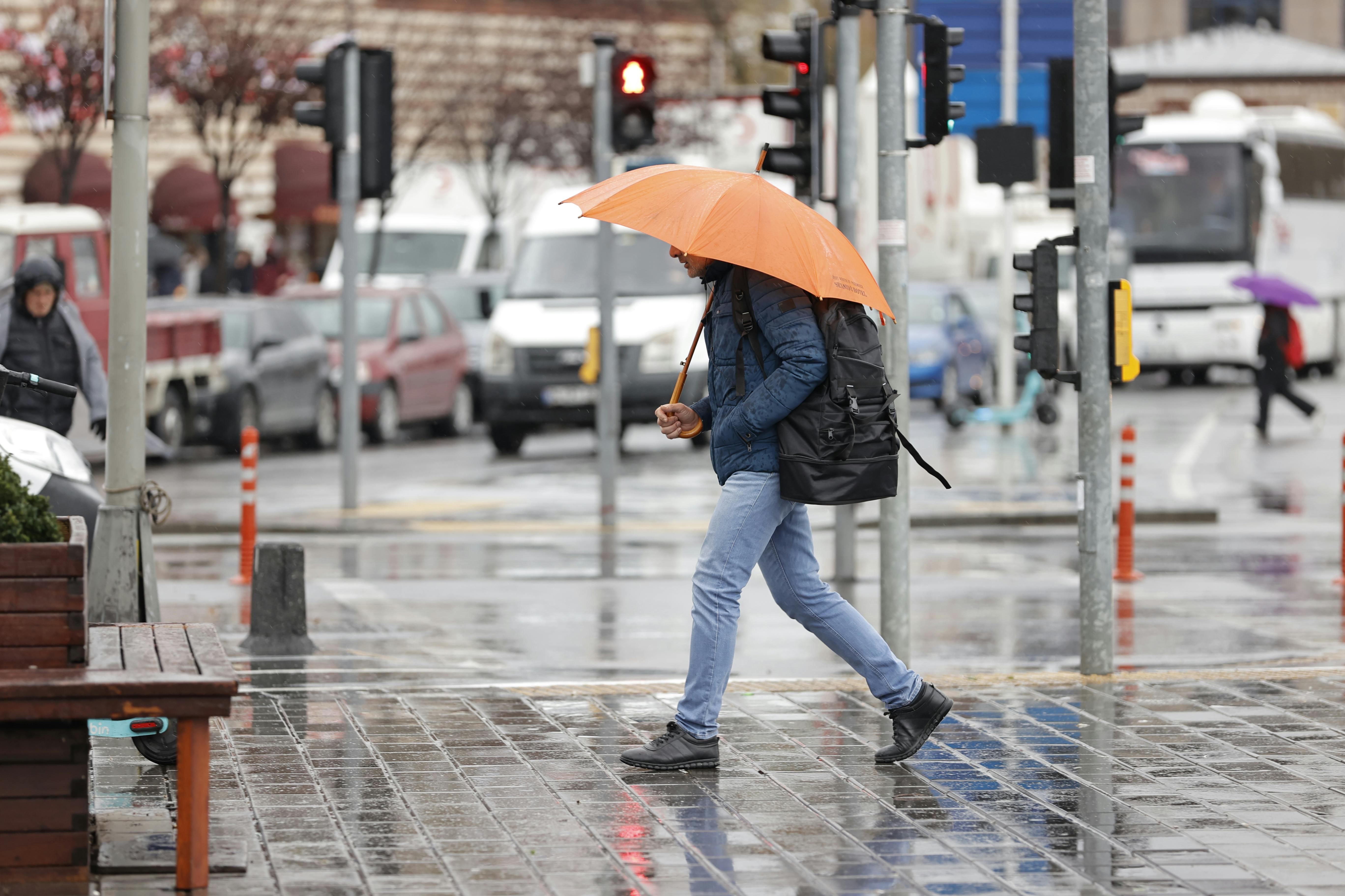 Man Walking In The Rain Photos, Download The BEST Free Man Walking In ...