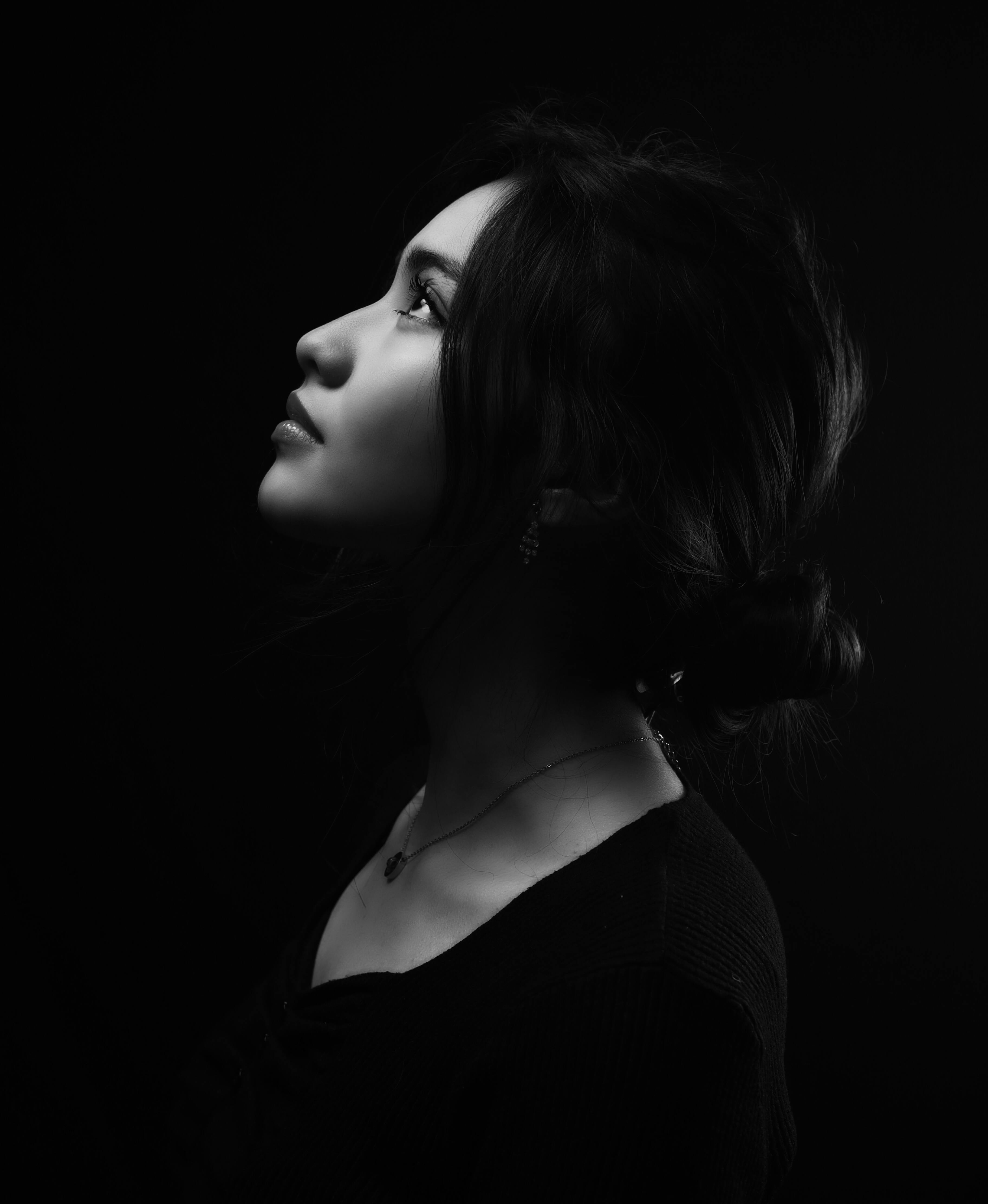 Dramatic Black and White Side Profile Portrait · Free Stock Photo