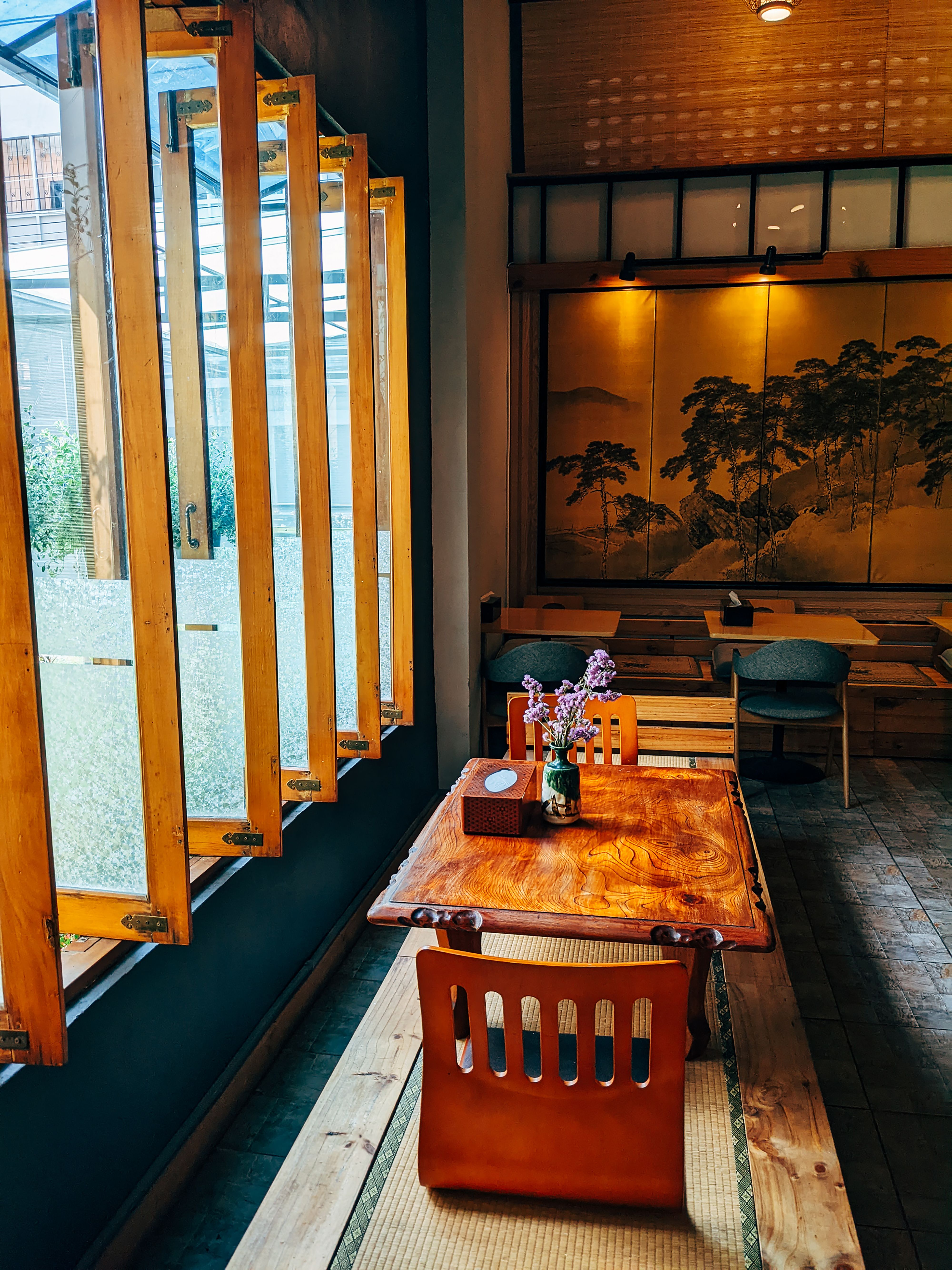 Cozy Japanese-Style Restaurant Interior with Wooden Decor · Free Stock ...