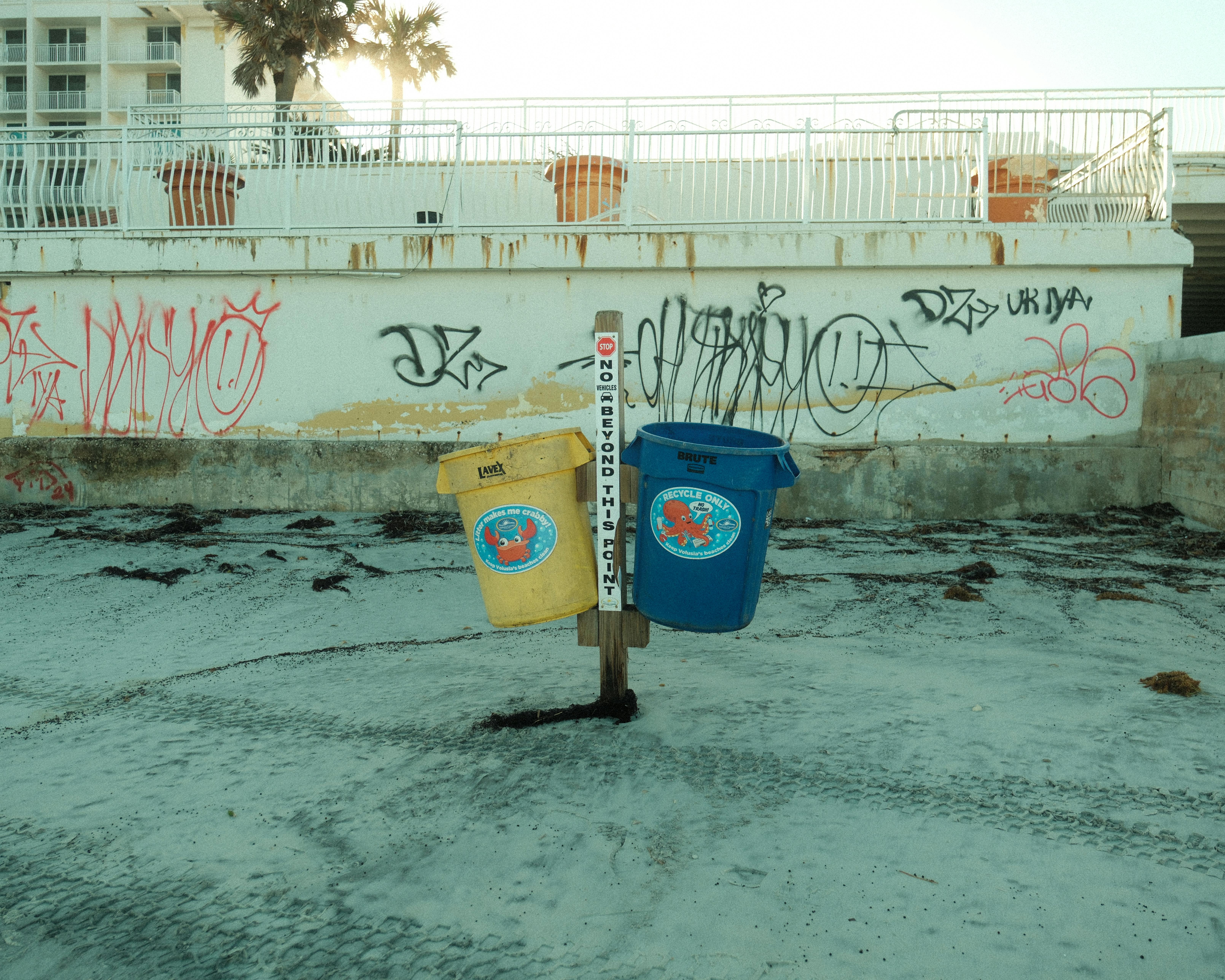 Beachfront Graffiti with Recycling Bins and Trash Selectors · Free ...