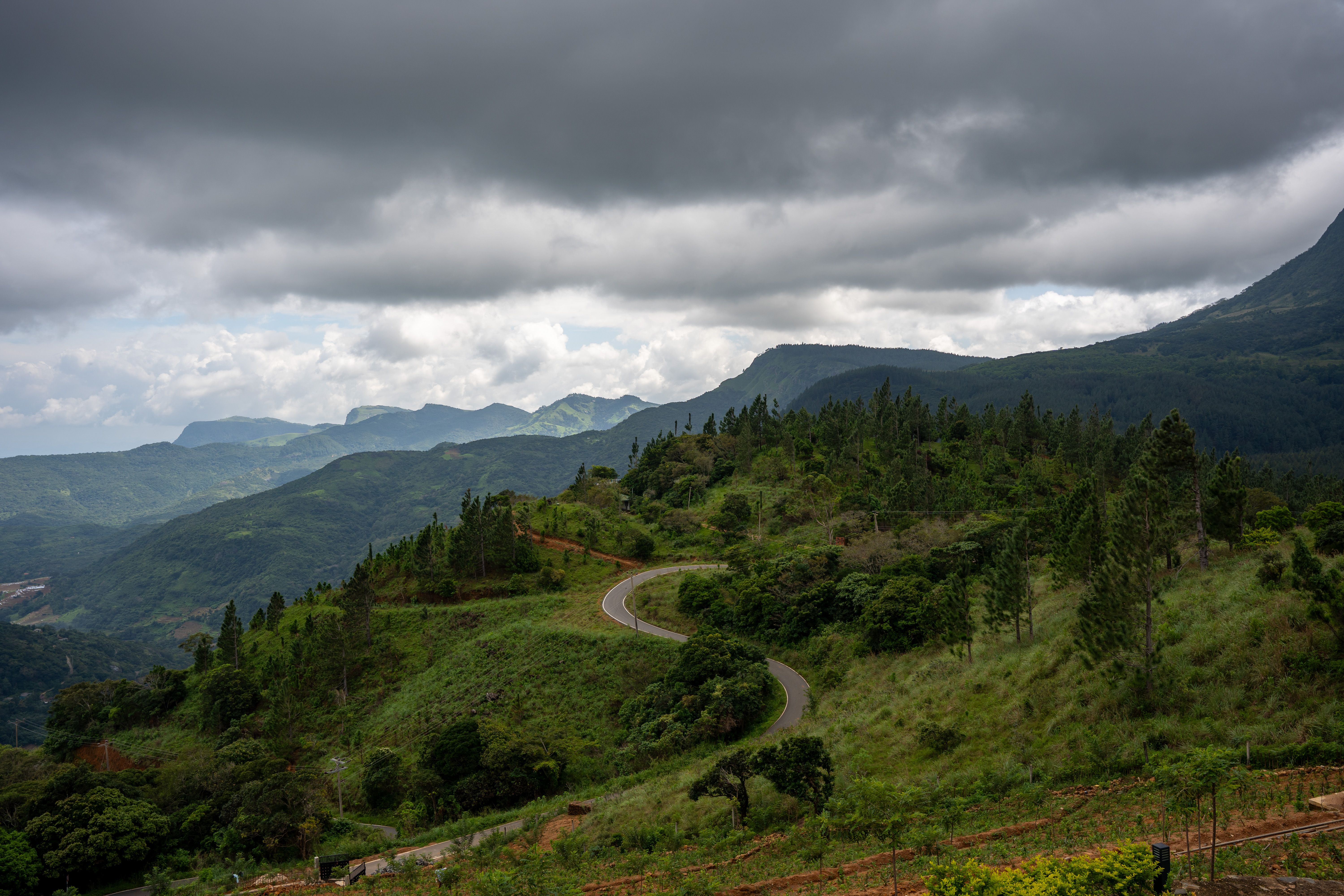 Scenic View of Hunnasgiriya Hills in Sri Lanka · Free Stock Photo