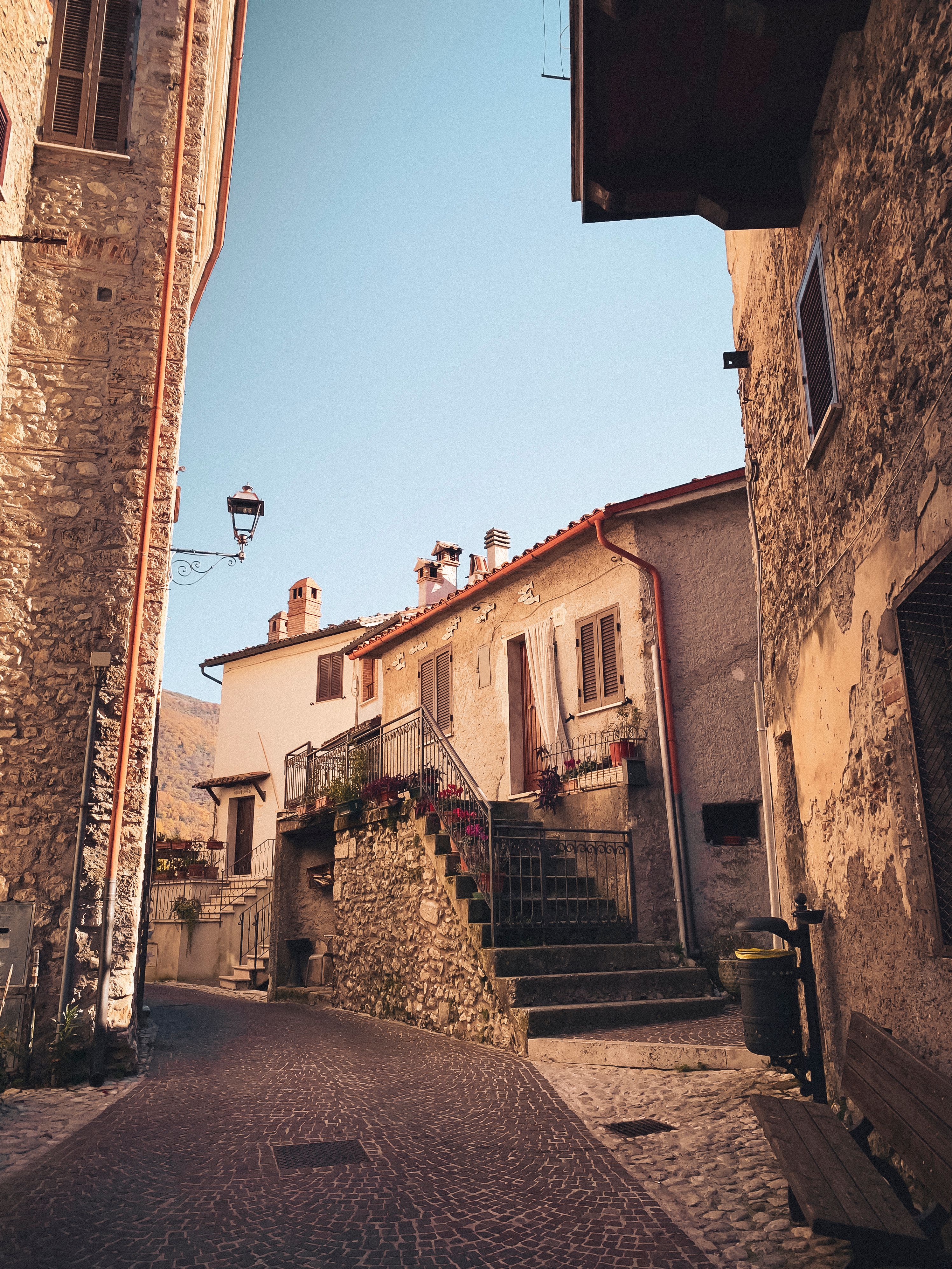 Charming Streetscape in Castel di Tora, Italy · Free Stock Photo
