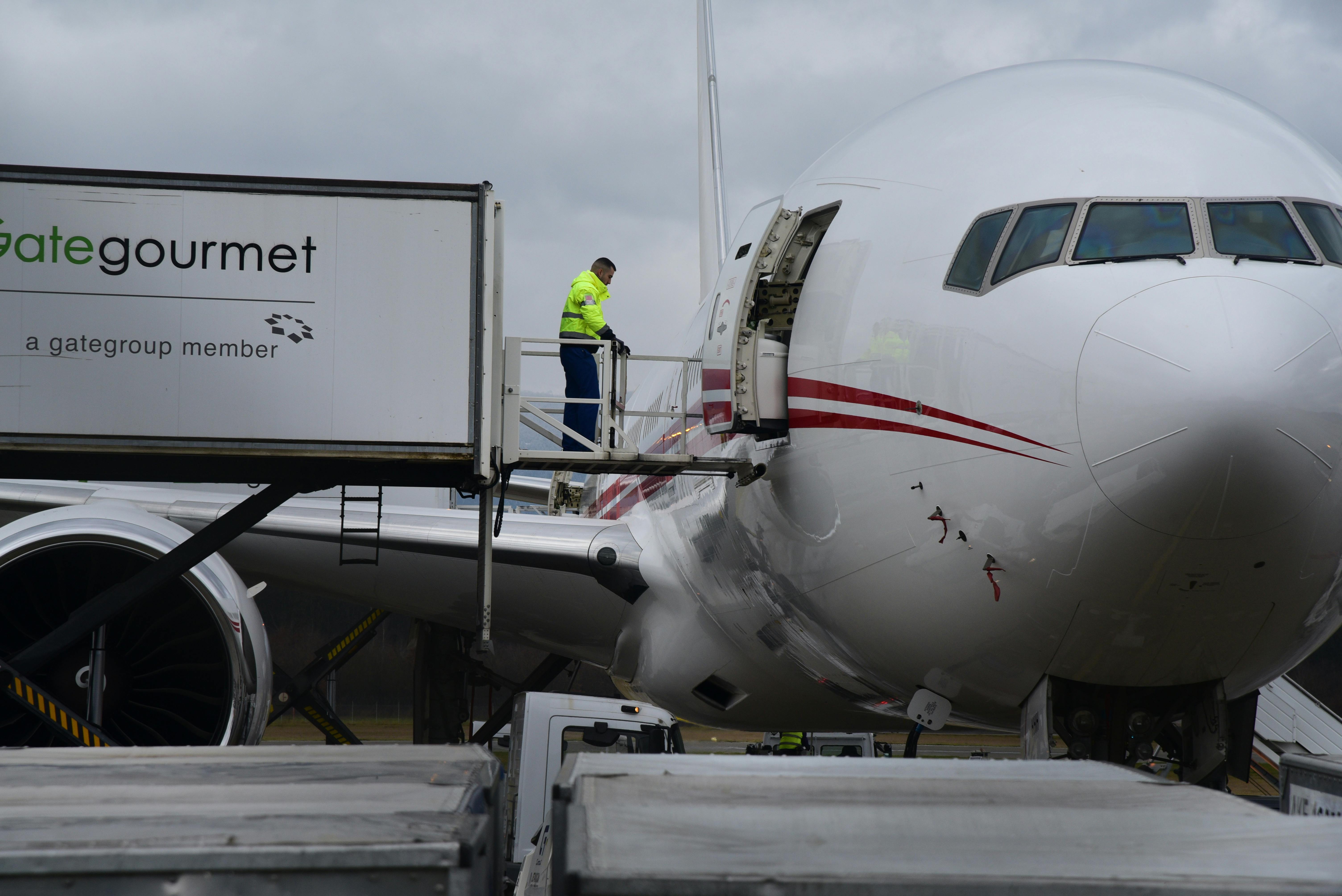 Commercial Airplane Food Catering at Genève Airport · Free Stock Photo