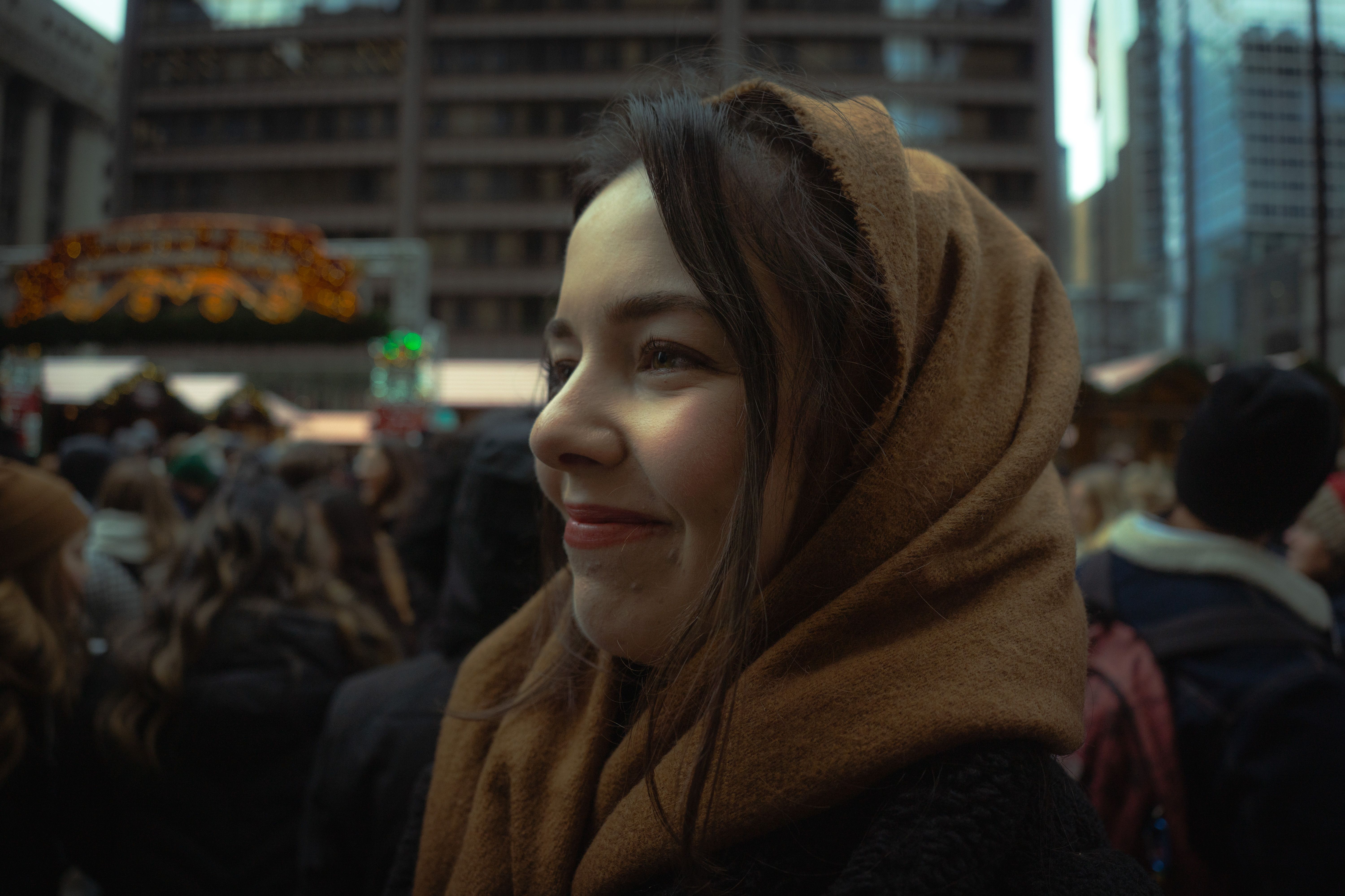 Charming Street Portrait in Chicago · Free Stock Photo