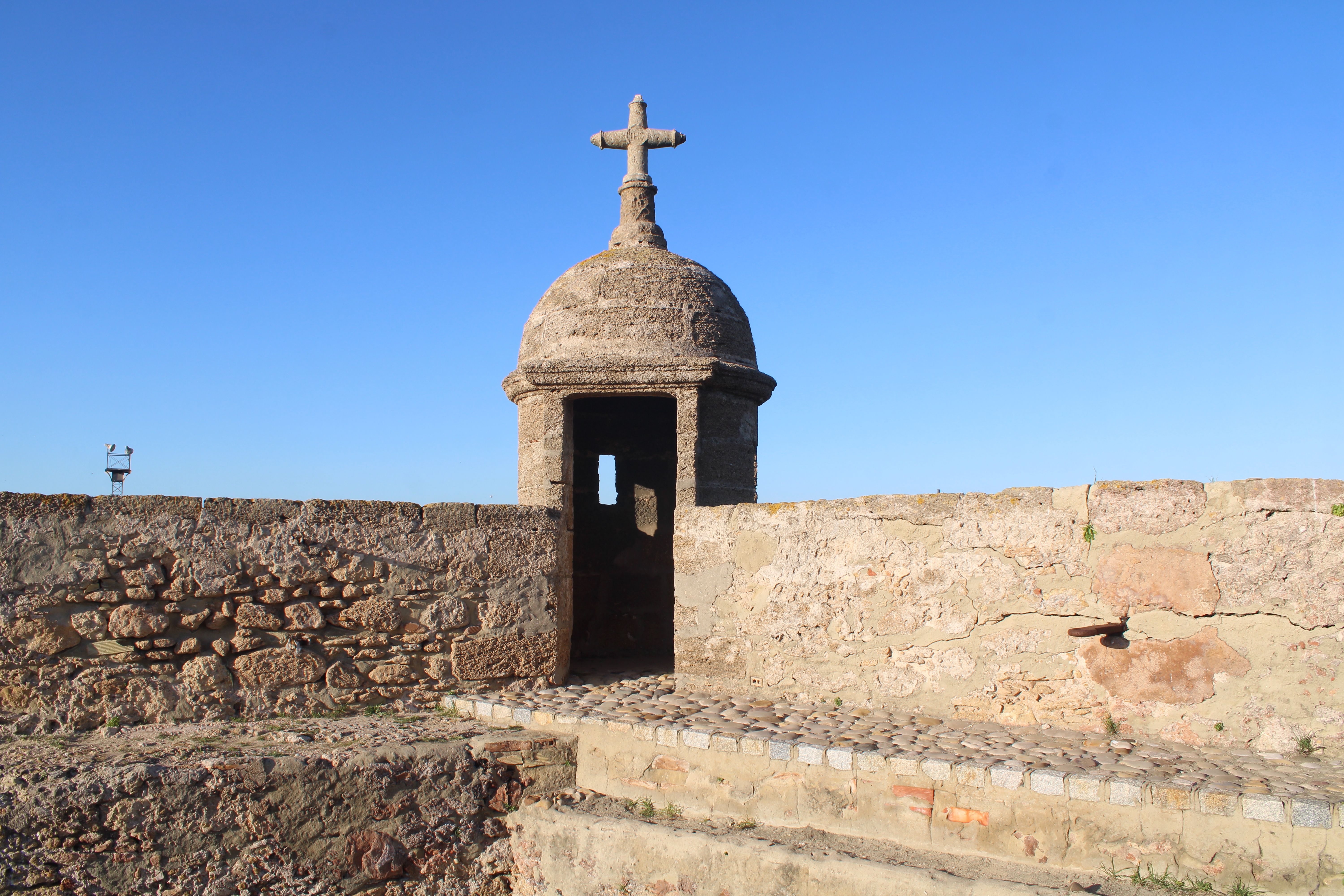 Historic Watchtower on Cádiz City Wall · Free Stock Photo