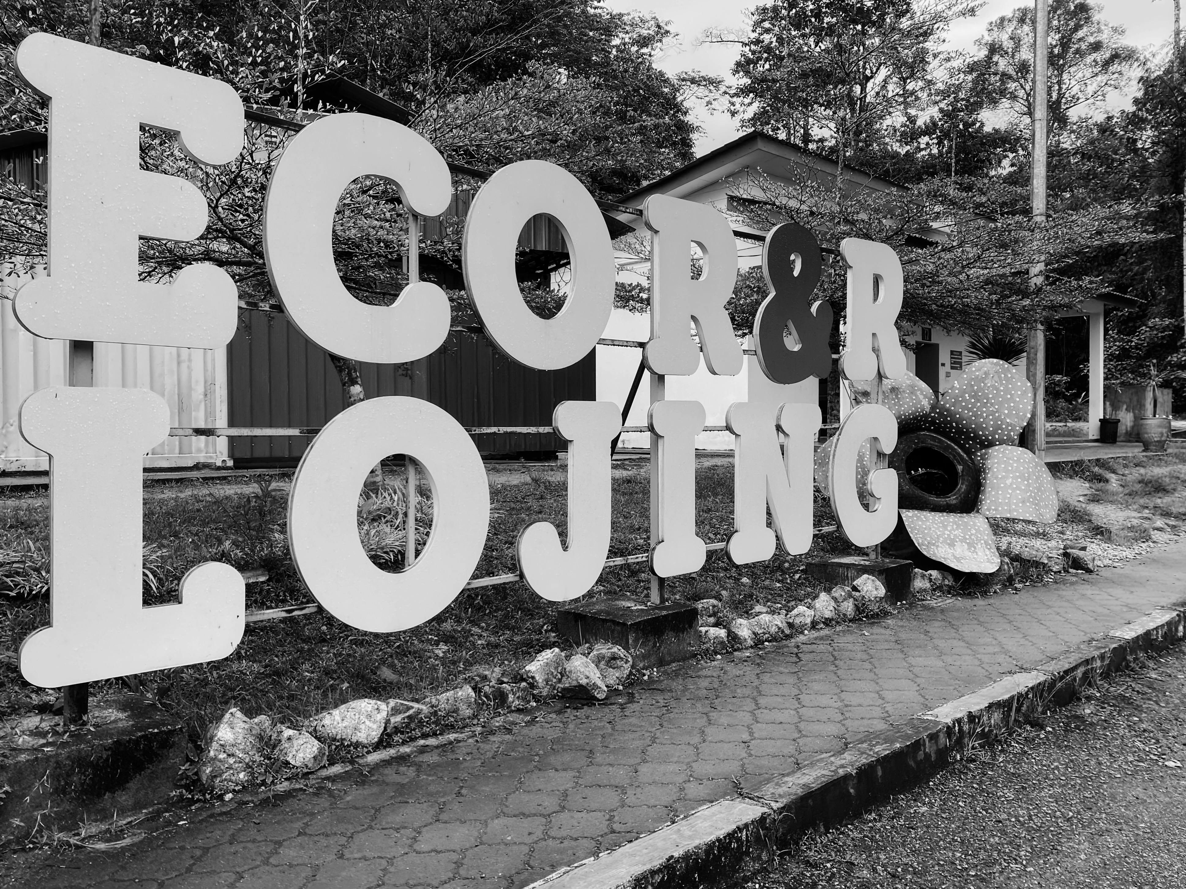 Monochrome Eco R&R Sign in Gua Musang · Free Stock Photo