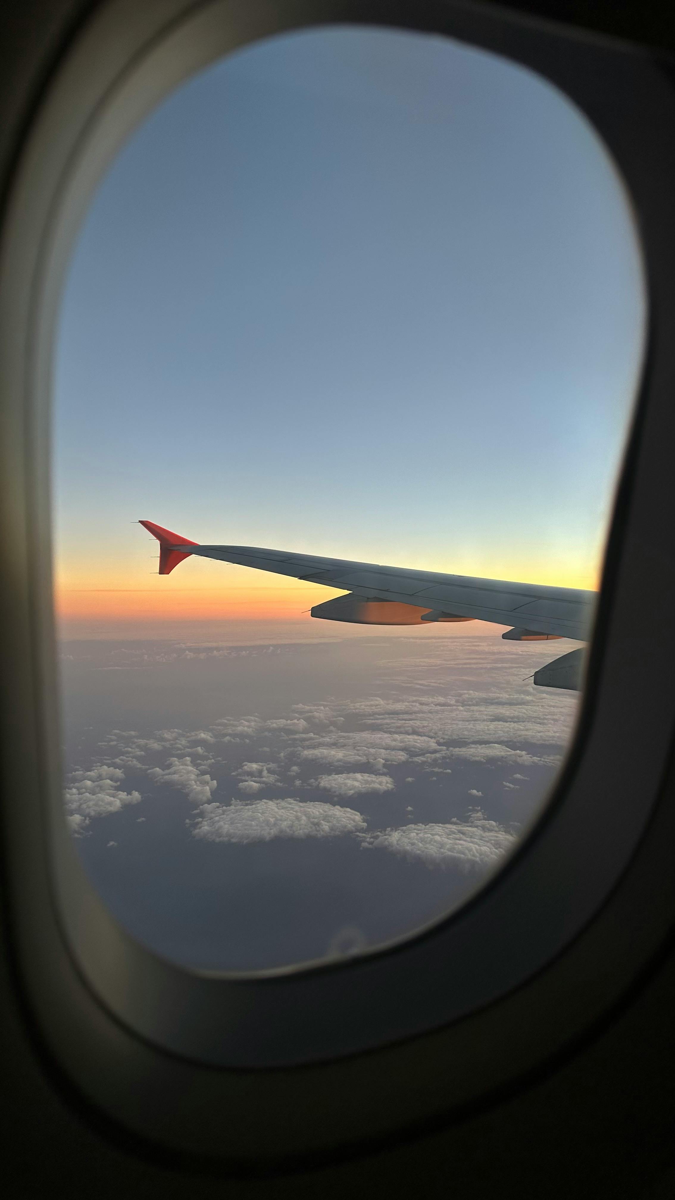 Airliner Mirror View · Free Stock Photo