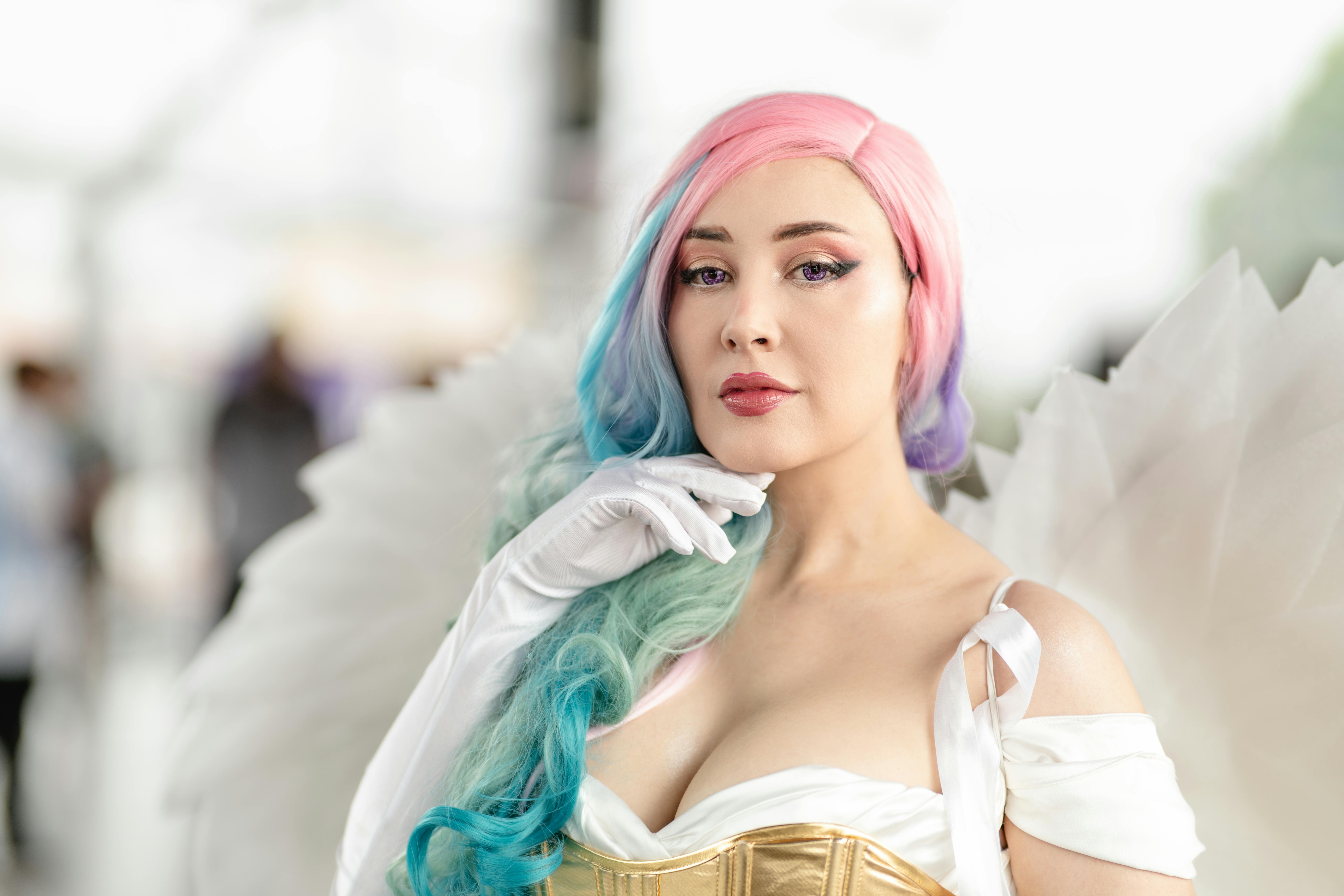 Vibrant Angelic Cosplay at San José Convention · Free Stock Photo