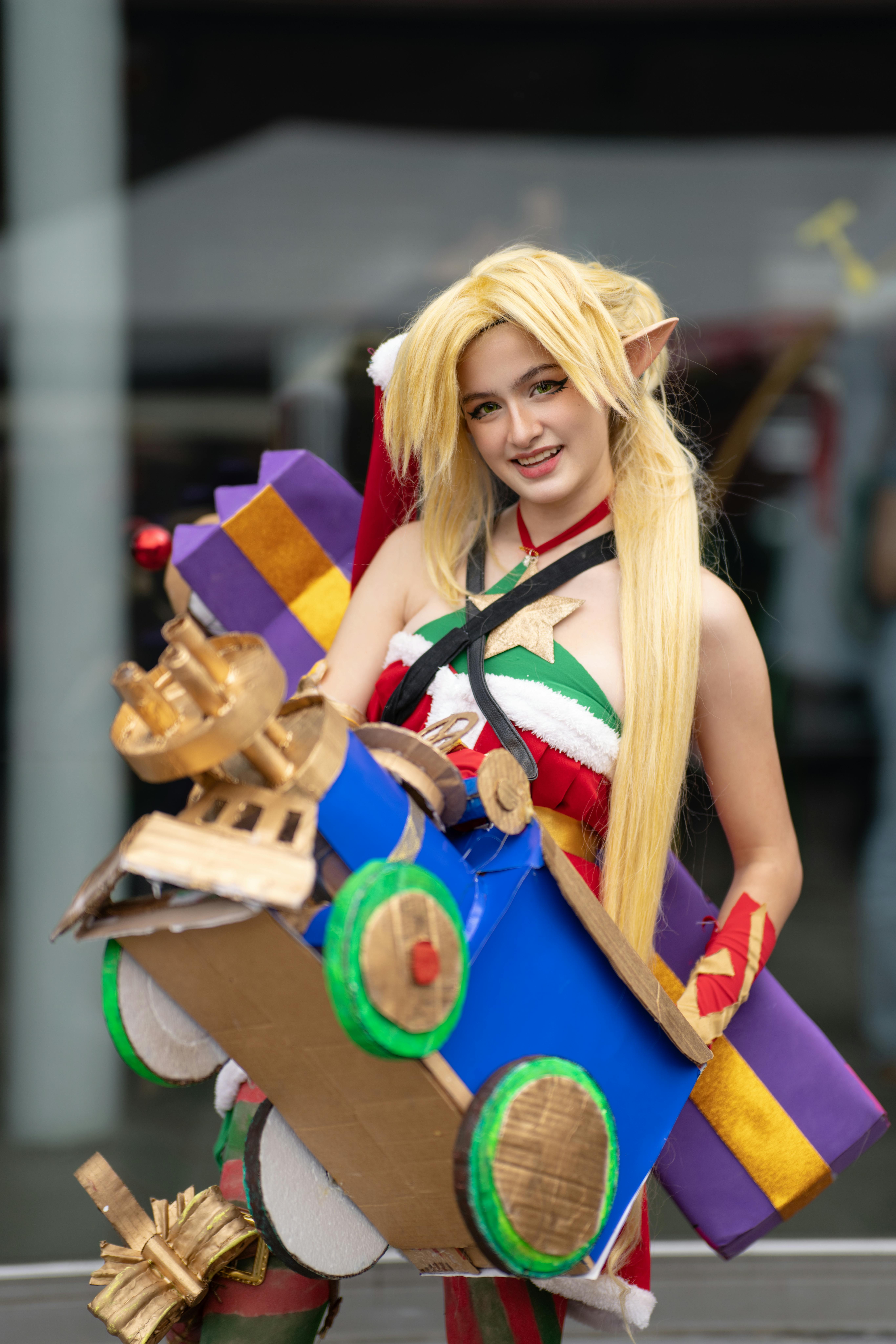 Colorful Elf Cosplay at San José Convention · Free Stock Photo