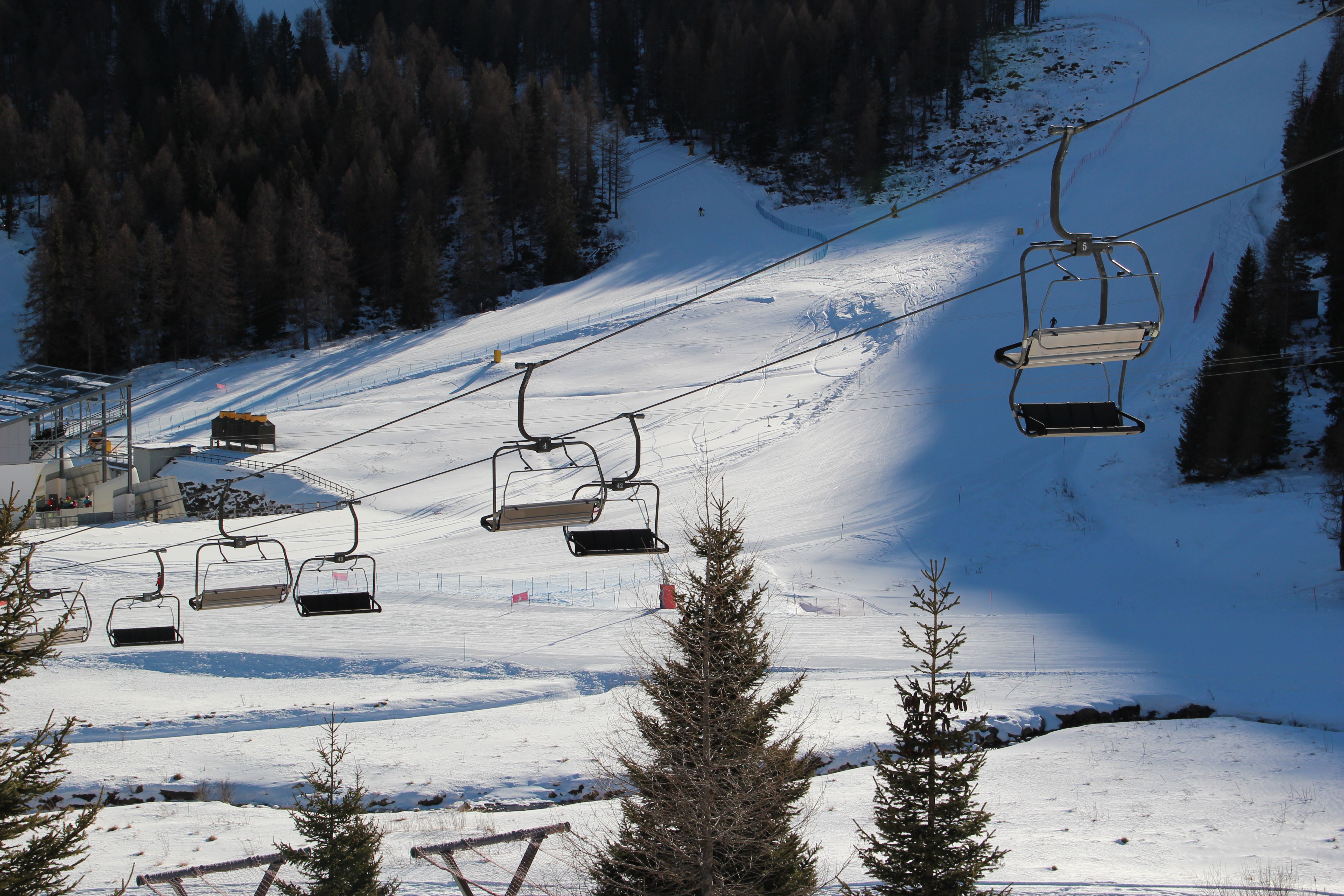 Scenic Winter Ski Lift in a Snowy Mountain Landscape · Free Stock Photo