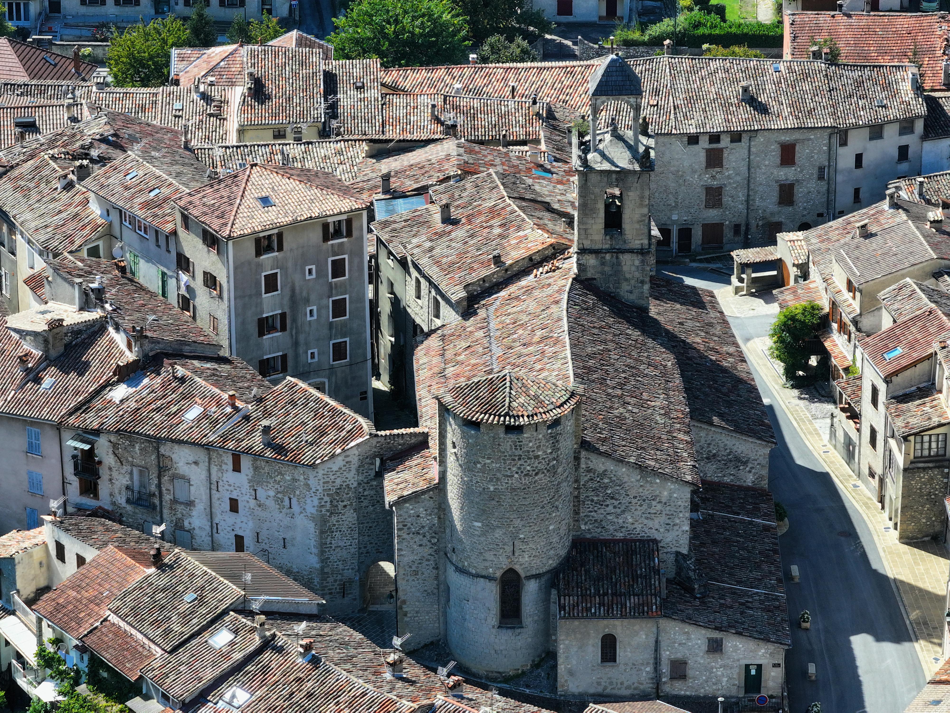 Charming Aerial View of Annot in Provence · Free Stock Photo