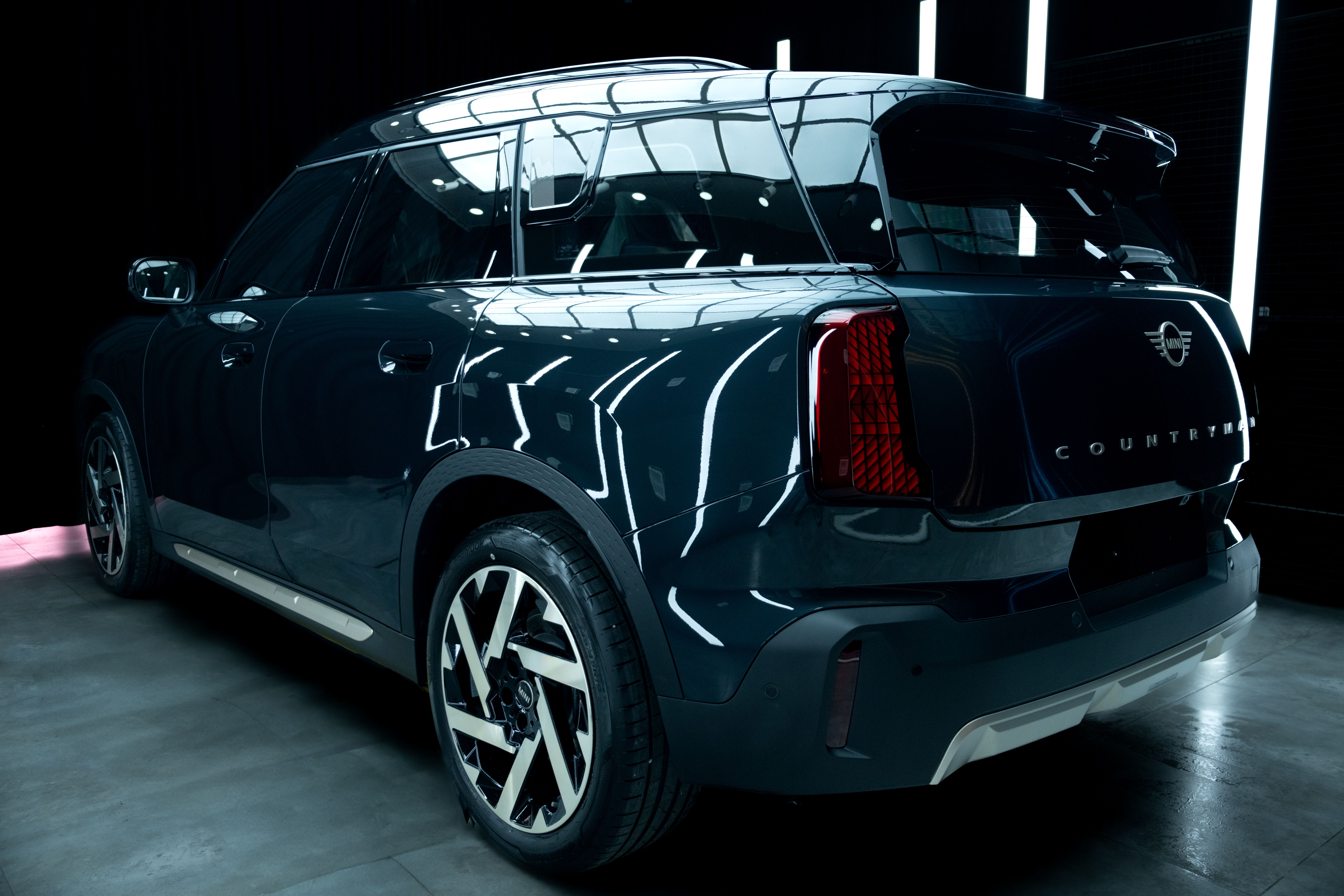 Back Glass Of Suv Photos, Download The BEST Free Back Glass Of Suv ...