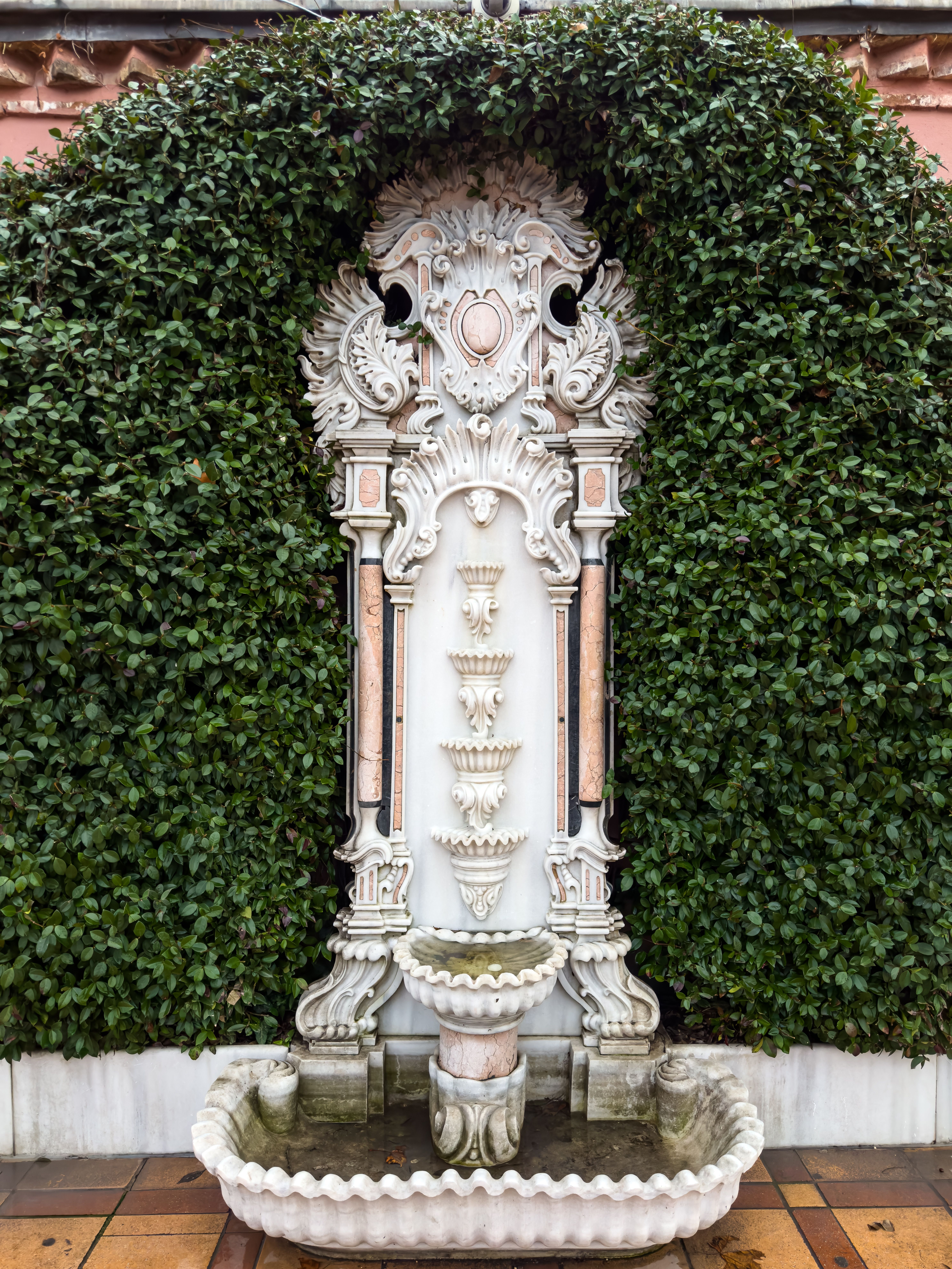Intricate Fountain Design in Istanbul, Türkiye · Free Stock Photo