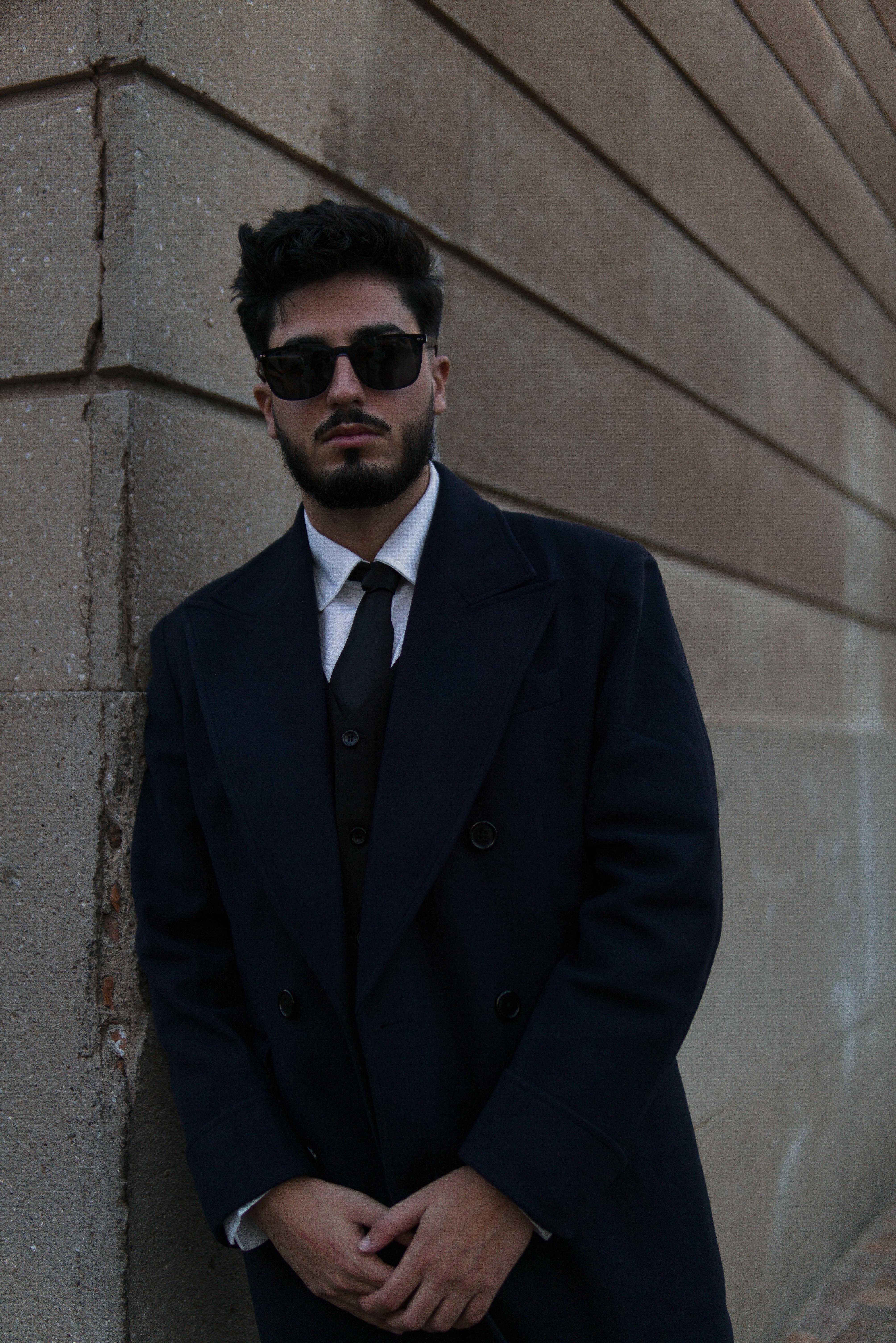 Men's Gold Rimmed Ray-ban Aviator Sunglasses · Free Stock Photo