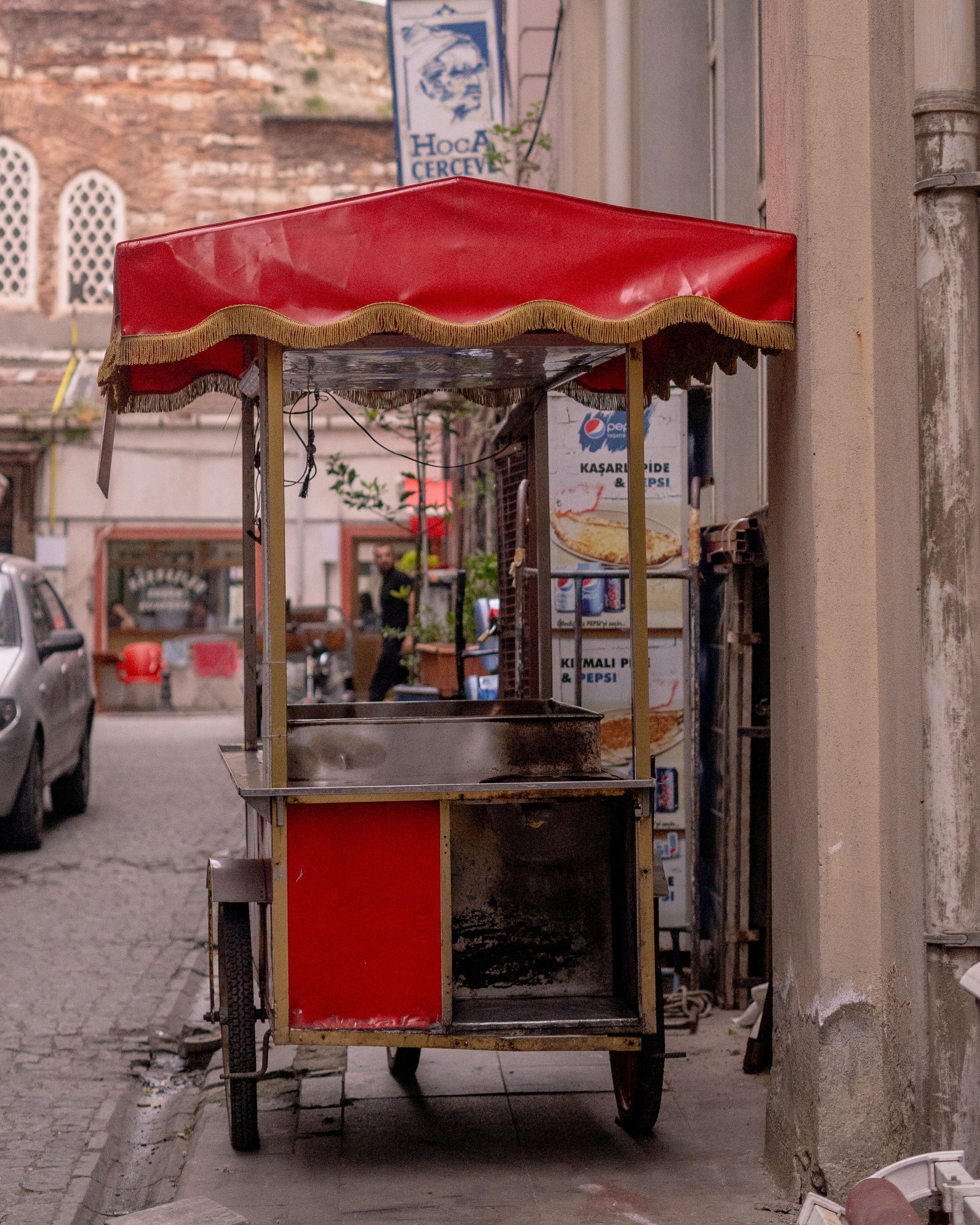 Street Food Cart in Historic Istanbul Alley · Free Stock Photo