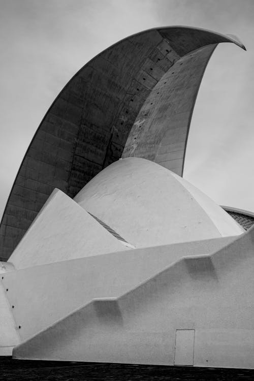 Modern Abstract Architectural Structure In Black And White · Free Stock