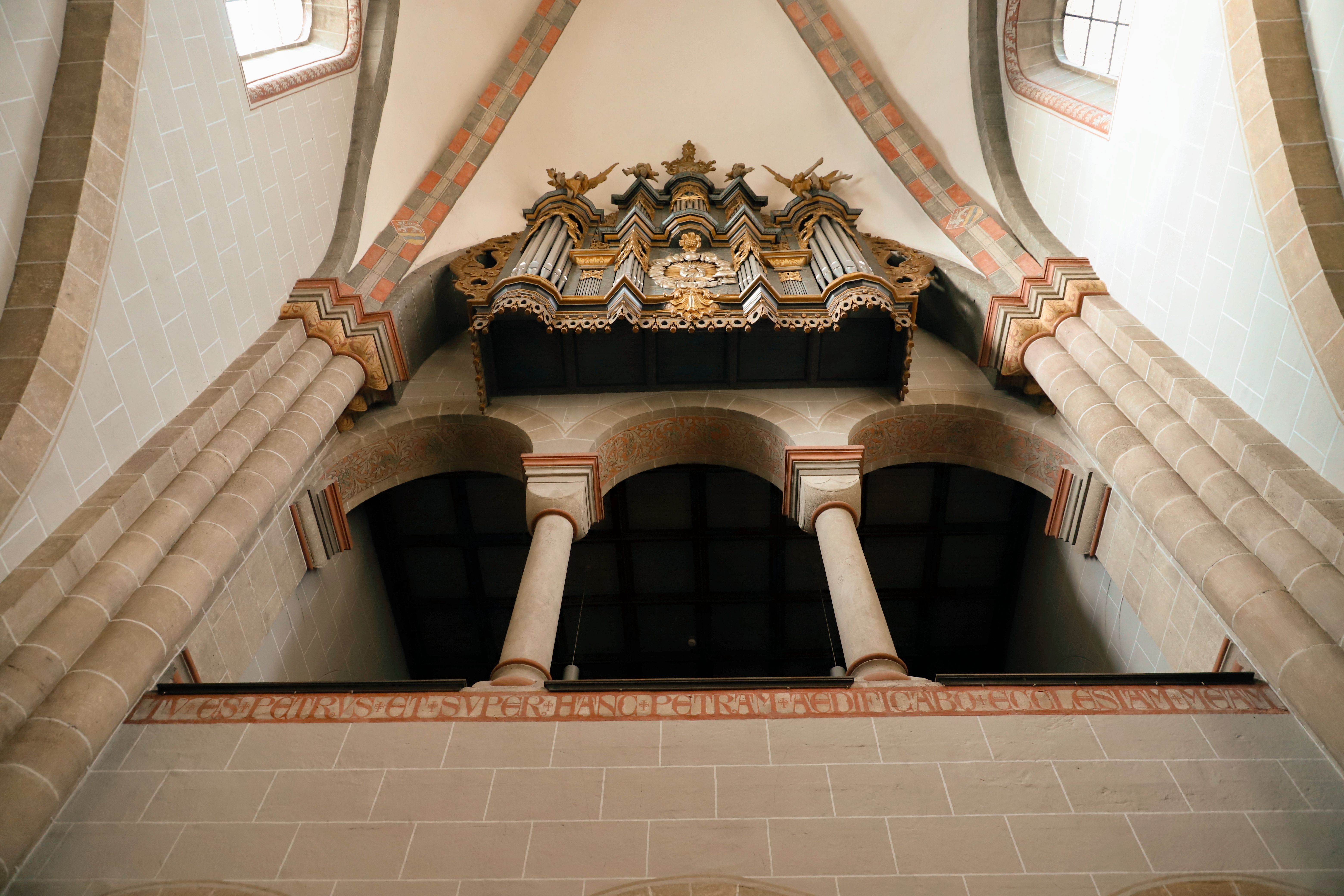 Ornate Church Interior with Detailed Organ Pipes · Free Stock Photo