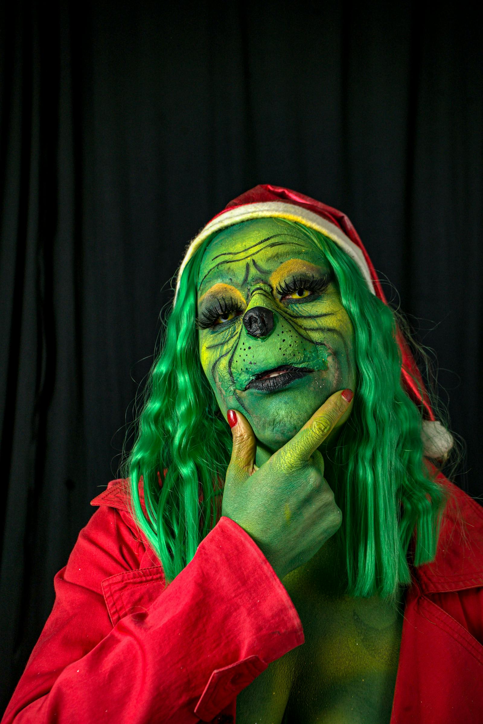 Grinch Smile Photos, Download The BEST Free Grinch Smile Stock Photos ...