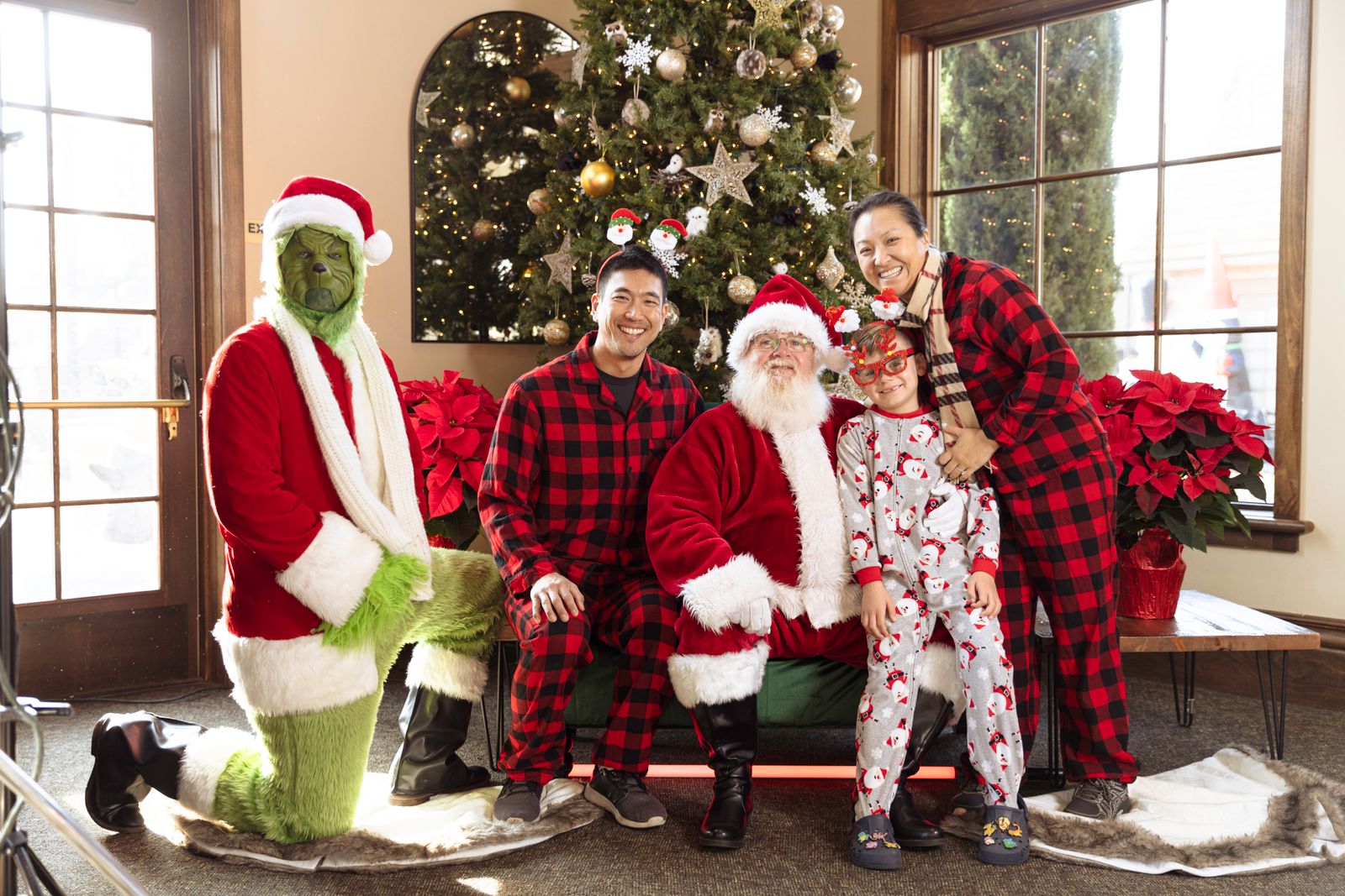 Grinch Smile Photos, Download The BEST Free Grinch Smile Stock Photos ...