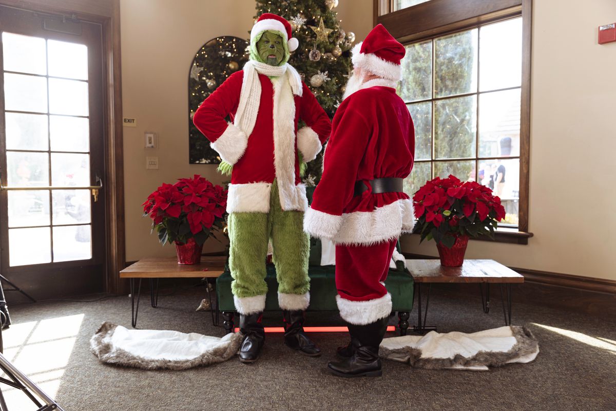 Grinch Smile Photos, Download The BEST Free Grinch Smile Stock Photos ...