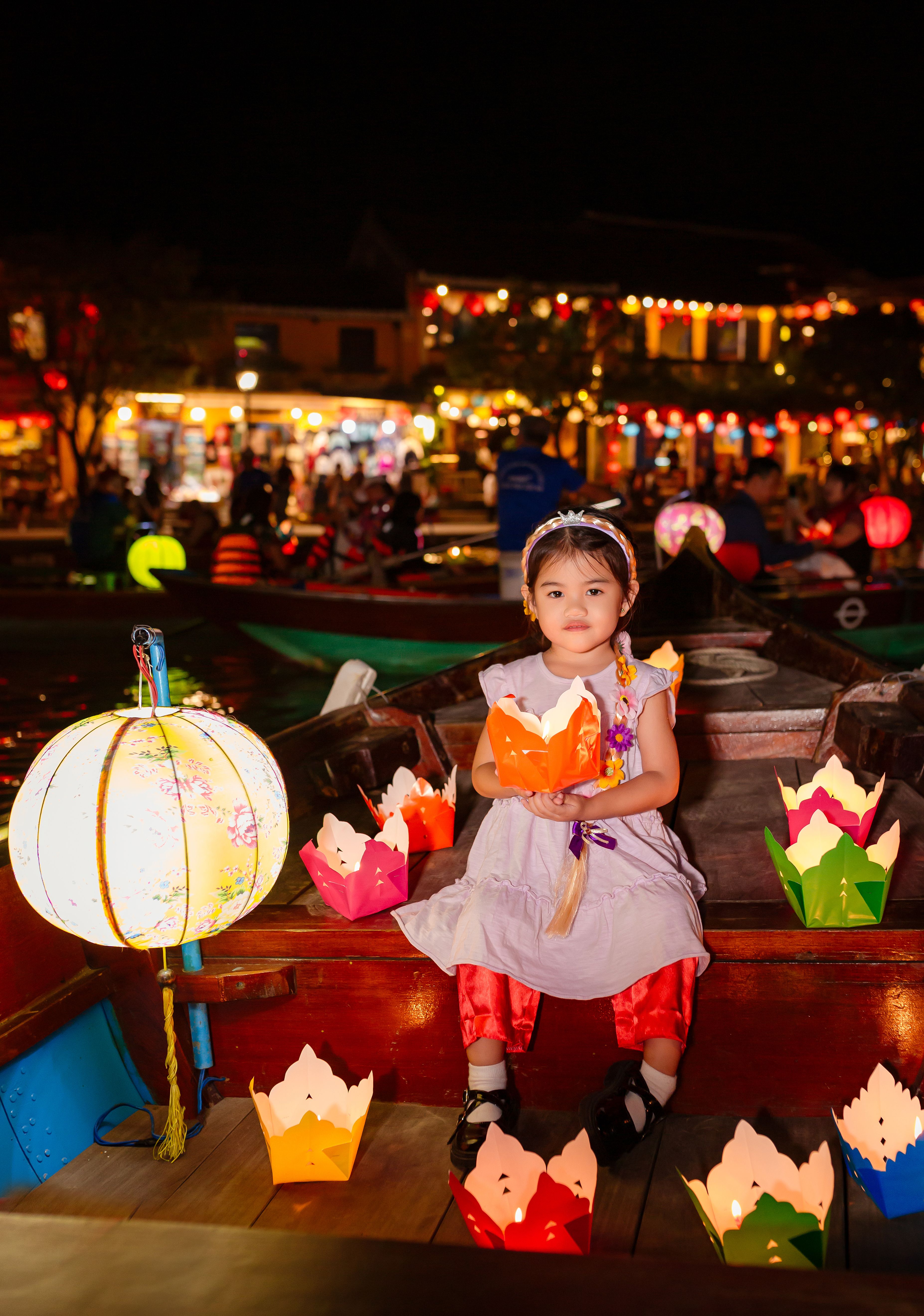 Charming Lantern Boat Scene in Hội An · Free Stock Photo