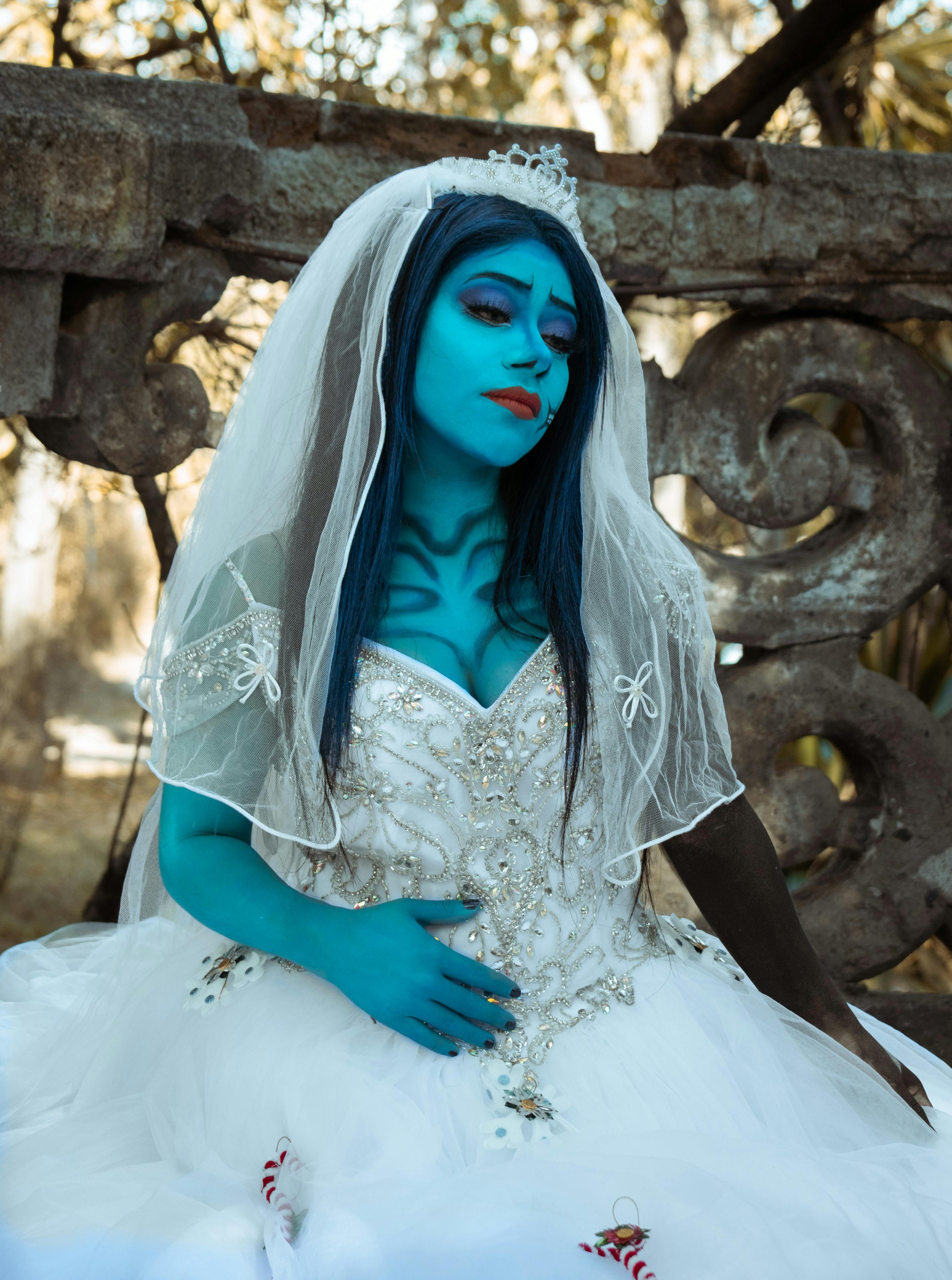 Fantasy Cosplay Bride in Outdoor Setting · Free Stock Photo