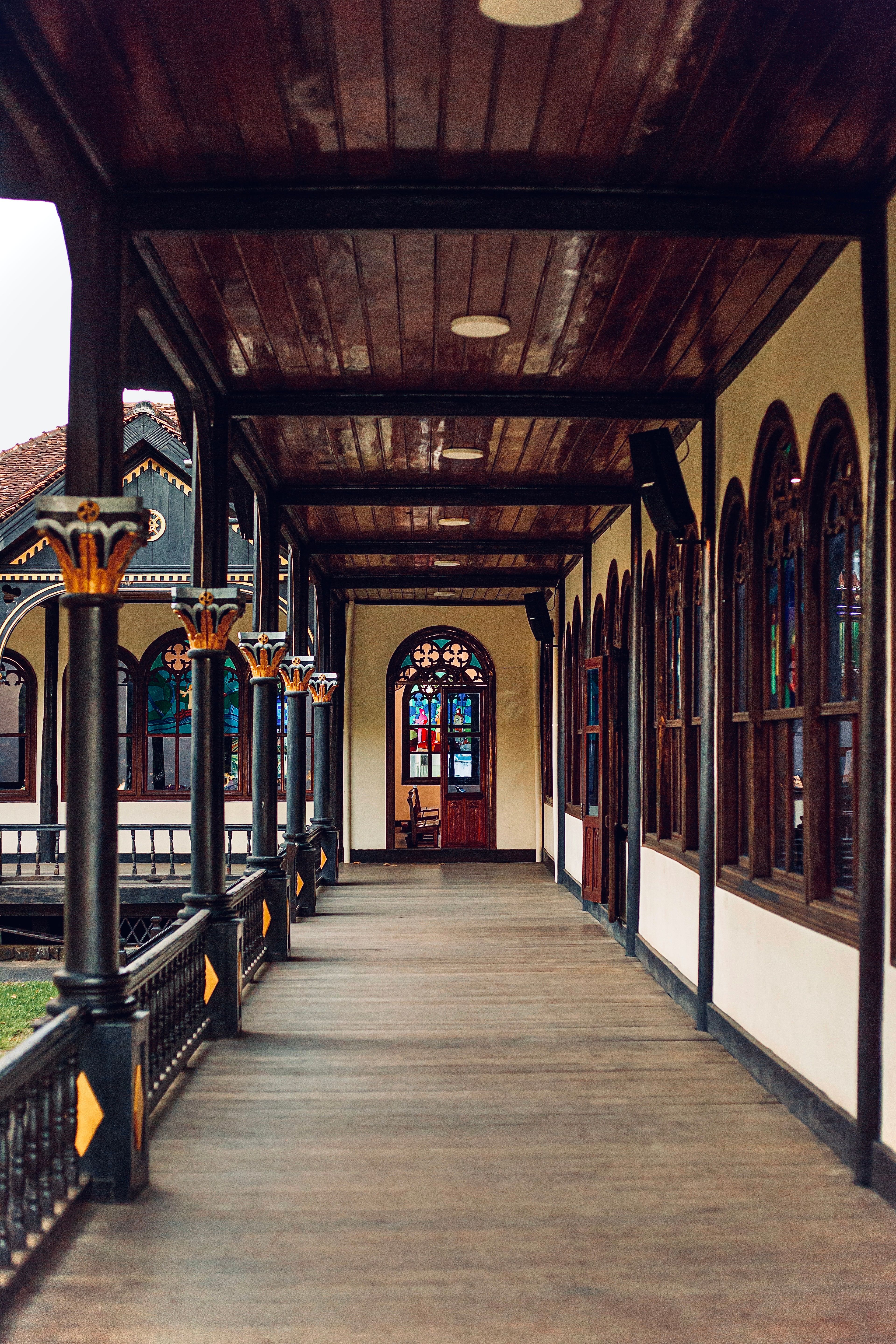 Elegant Vintage Wooden Corridor Architecture · Free Stock Photo
