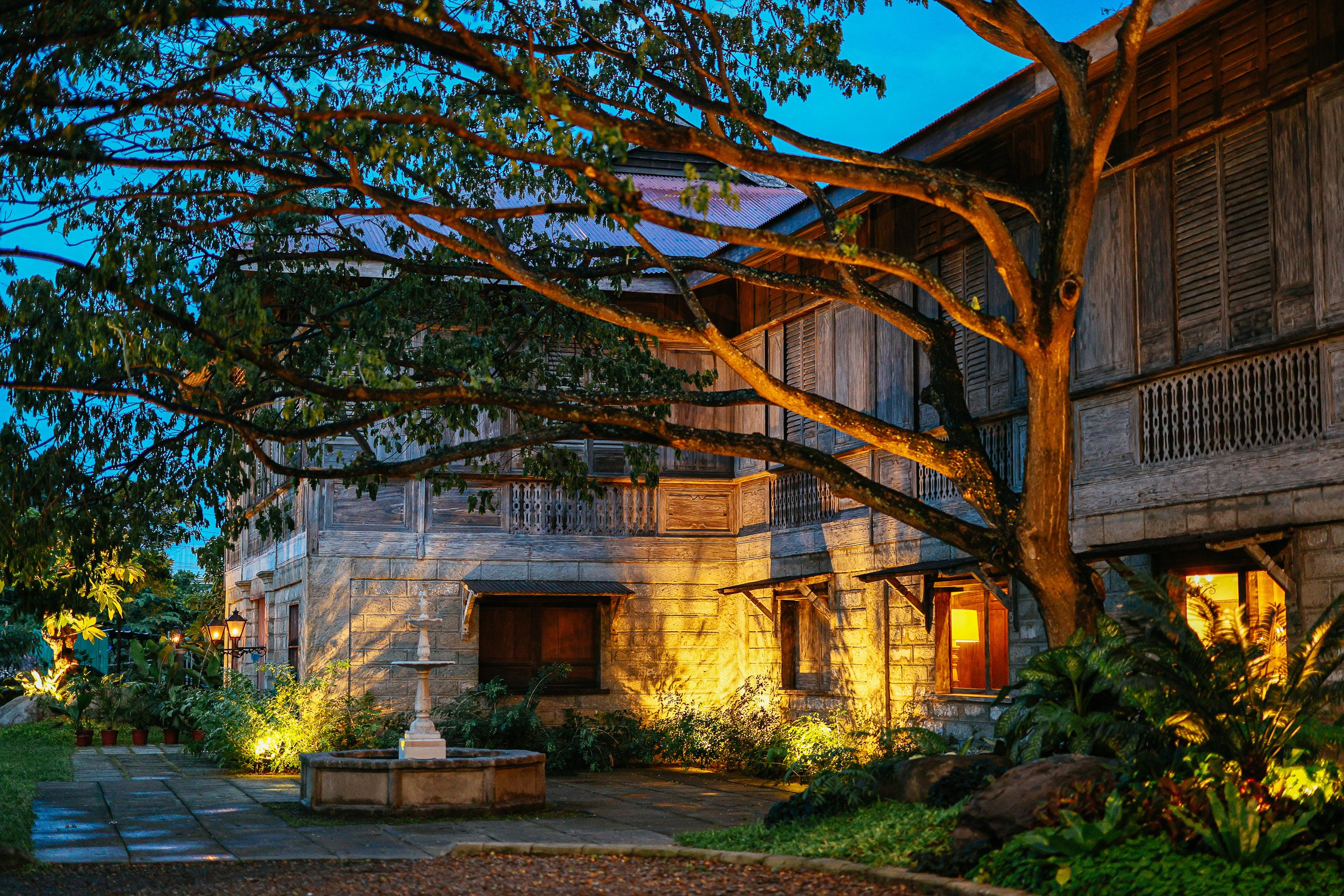 Charming Vintage House with Evening Light · Free Stock Photo