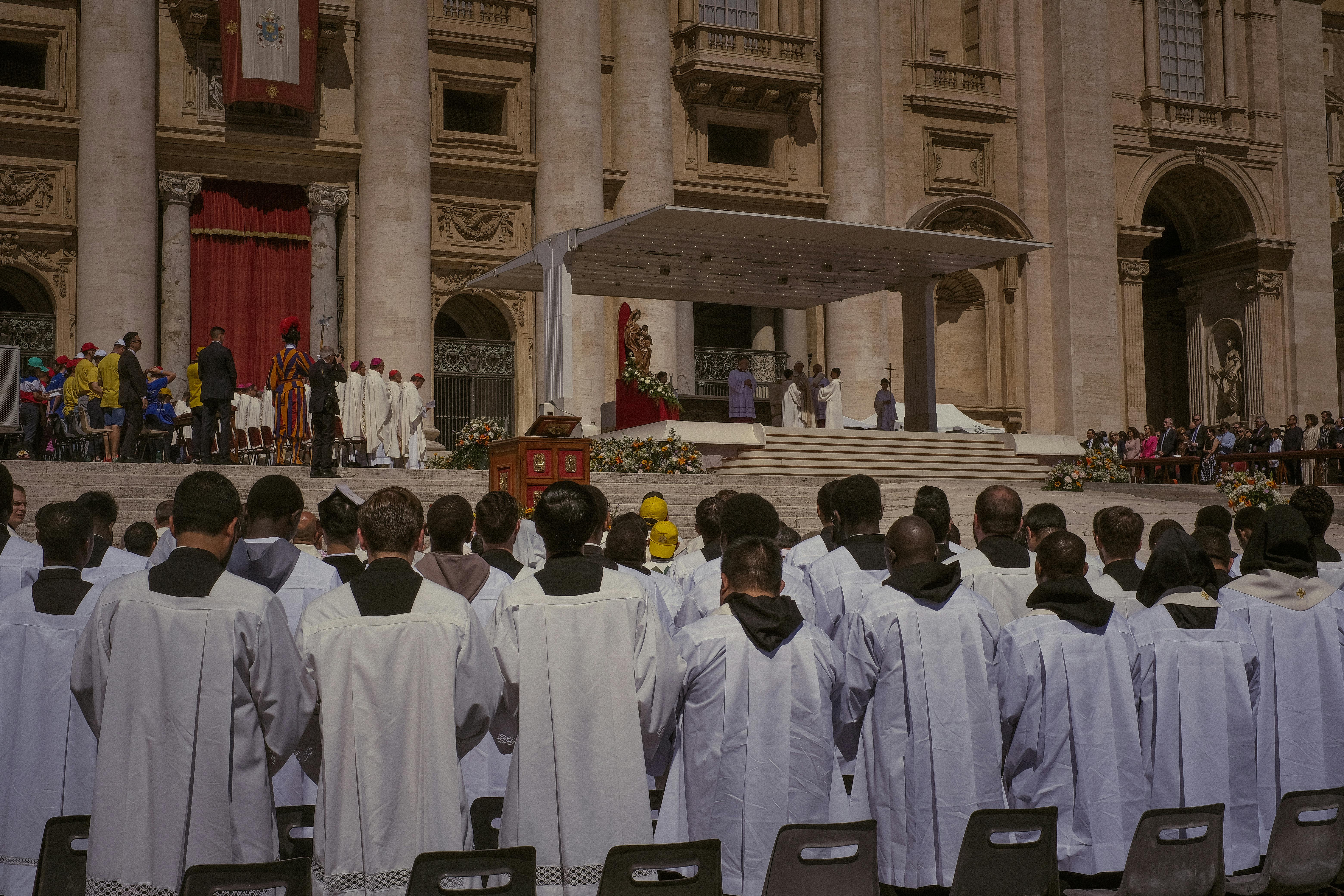Ceremonia Religiosa En La Basílica De San Pedro · Foto de stock gratuita