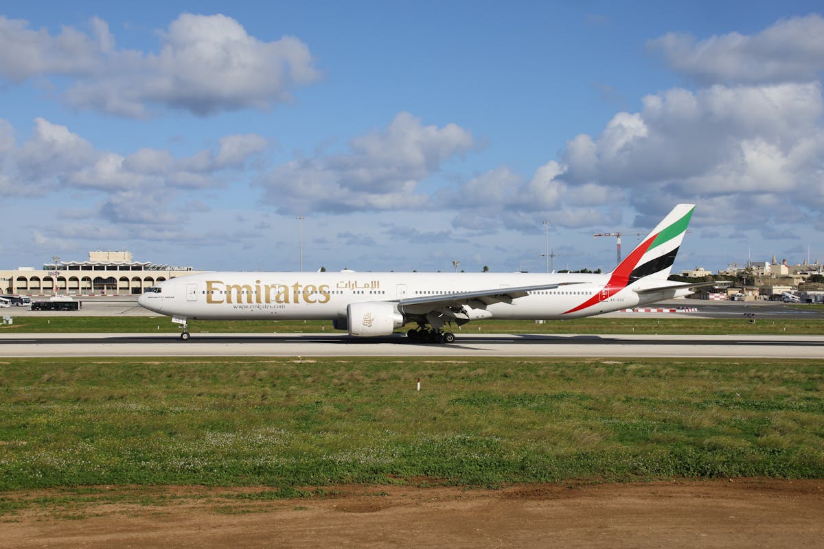 Emirates Flight Photos, Download The BEST Free Emirates Flight Stock ...
