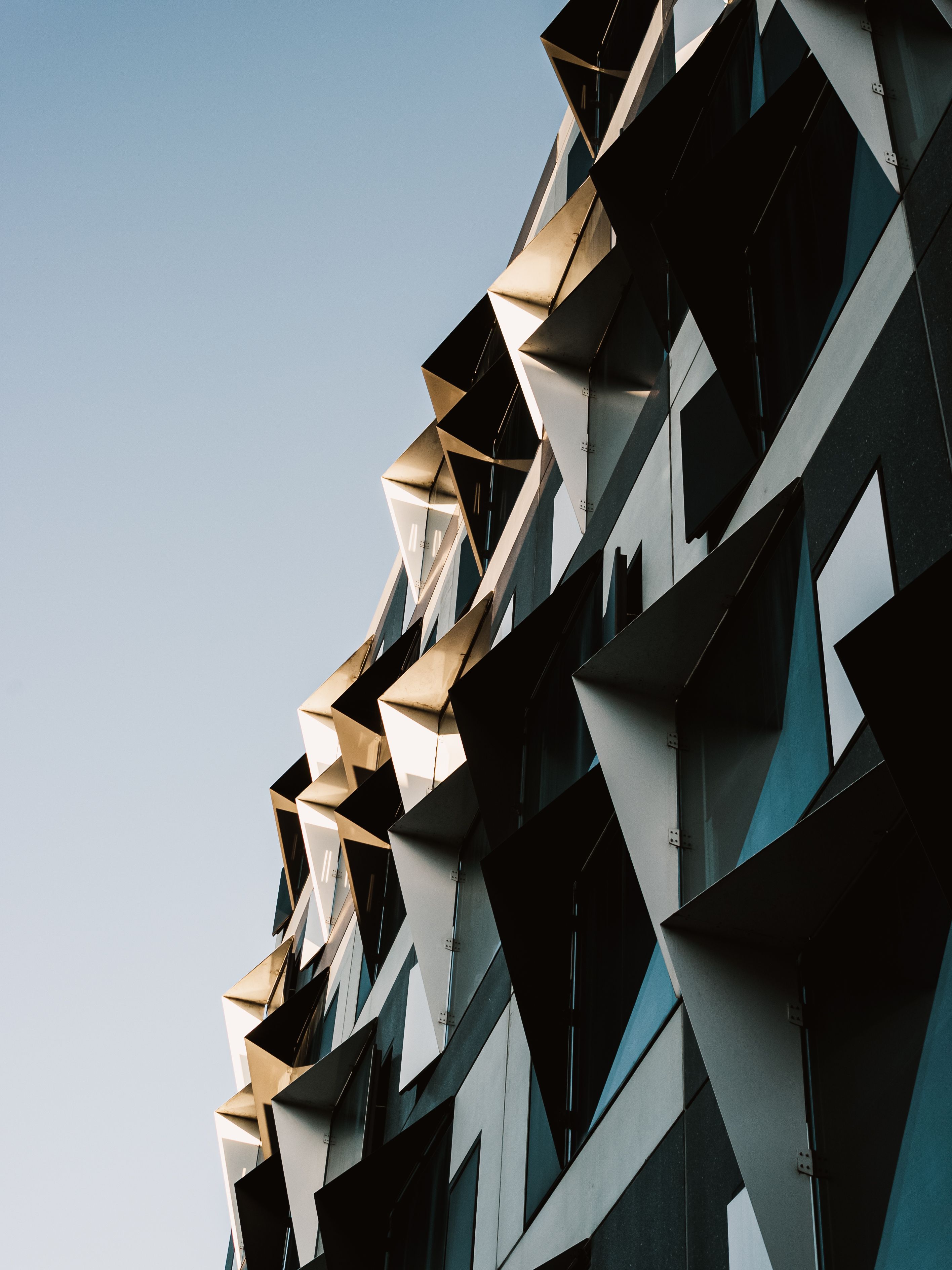 Modern Geometric Architecture Facade Close-Up · Free Stock Photo