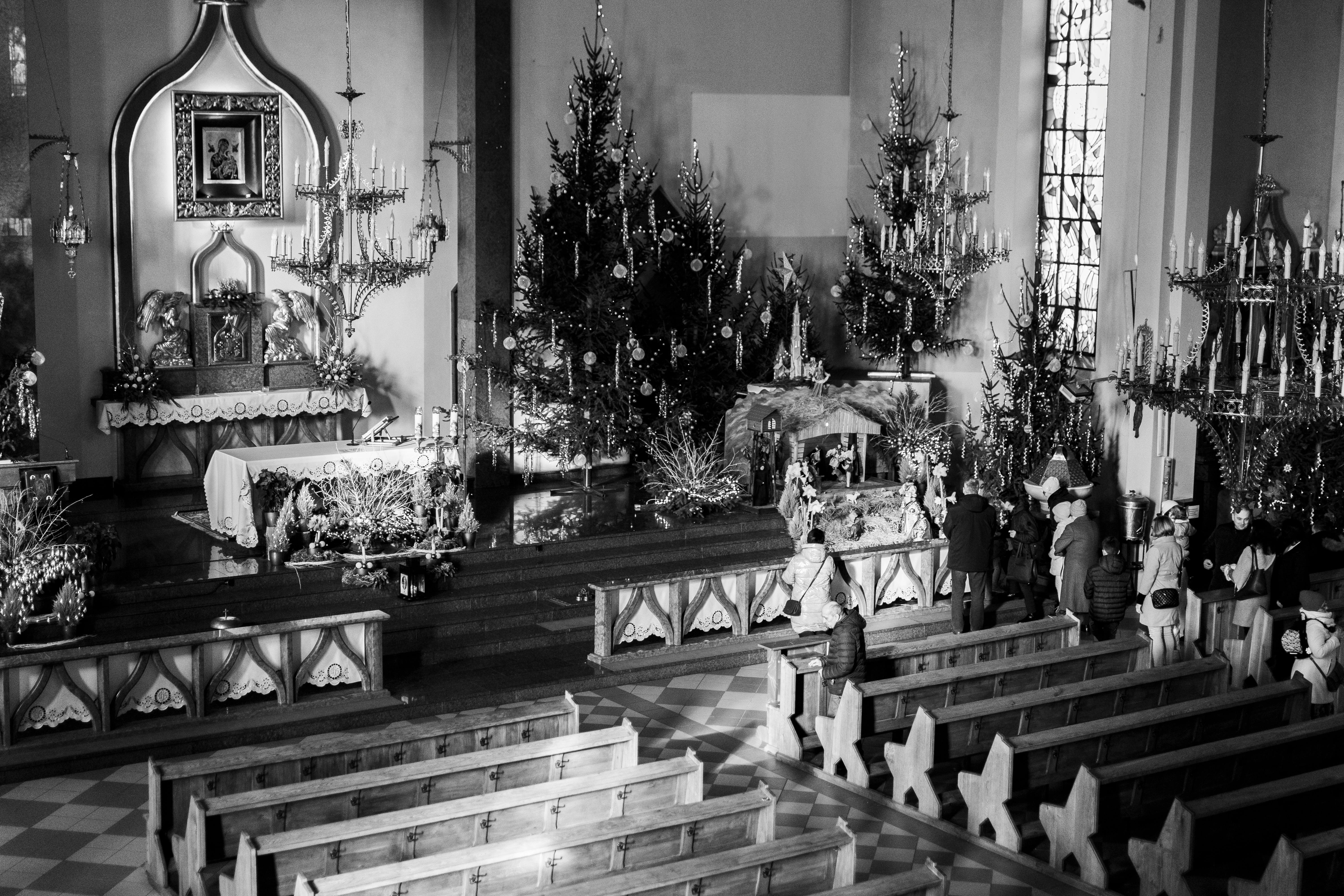 Intérieur D'église Historique Avec Décoration De Noël · Photo gratuite