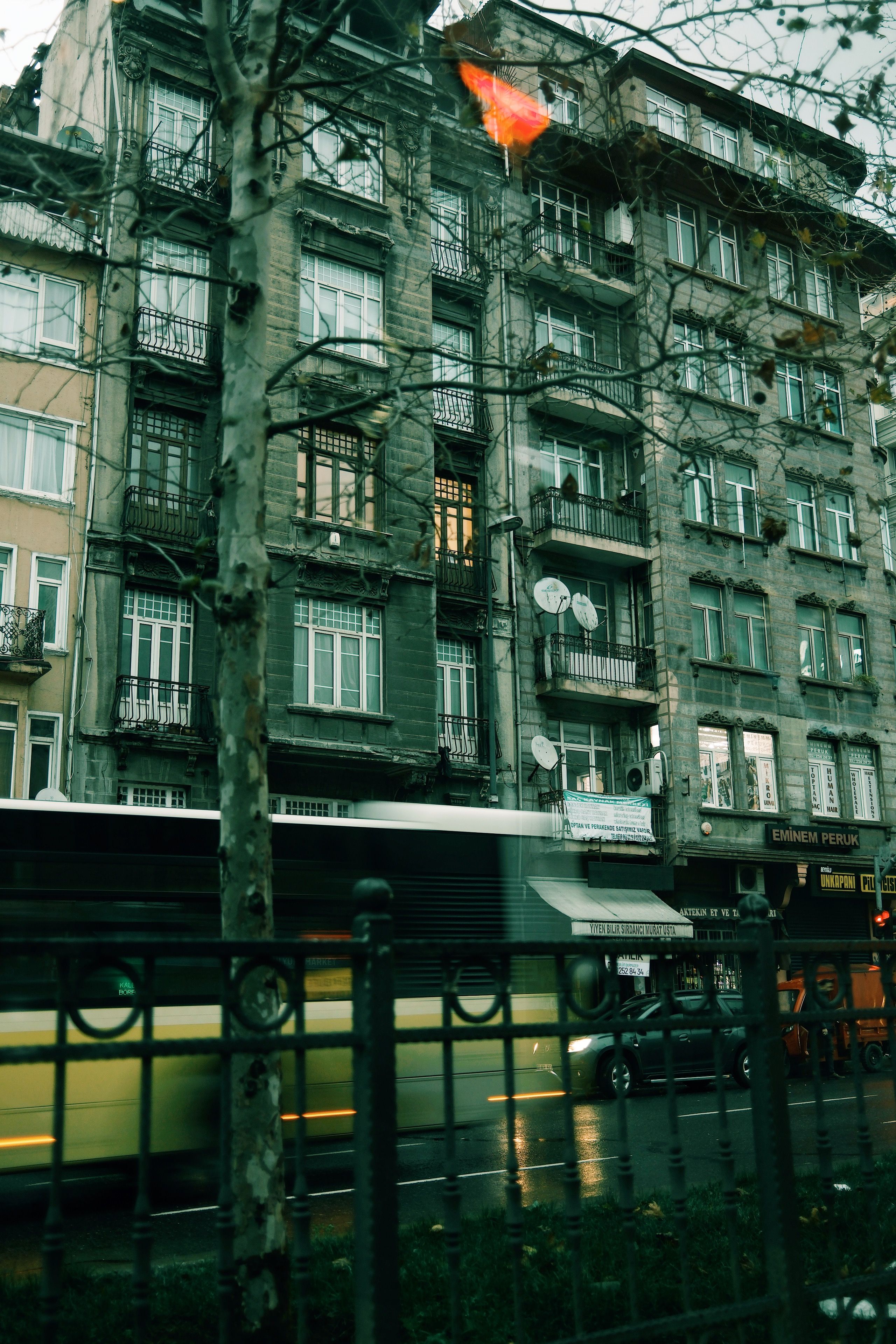 Urban Street with Historical Buildings and Motion Blur Traffic · Free ...