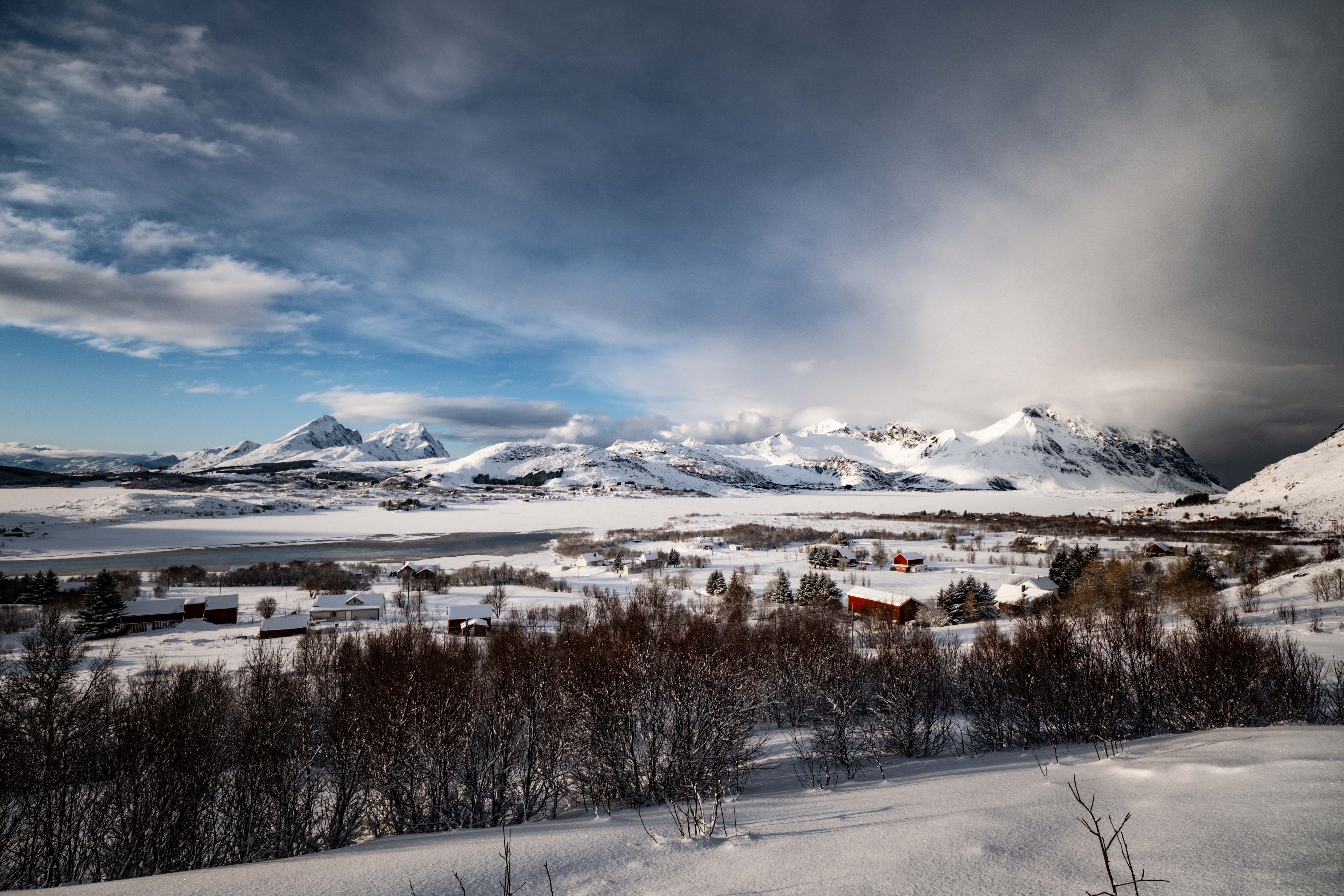 Breathtaking Winter Landscape with Snowy Mountains · Free Stock Photo