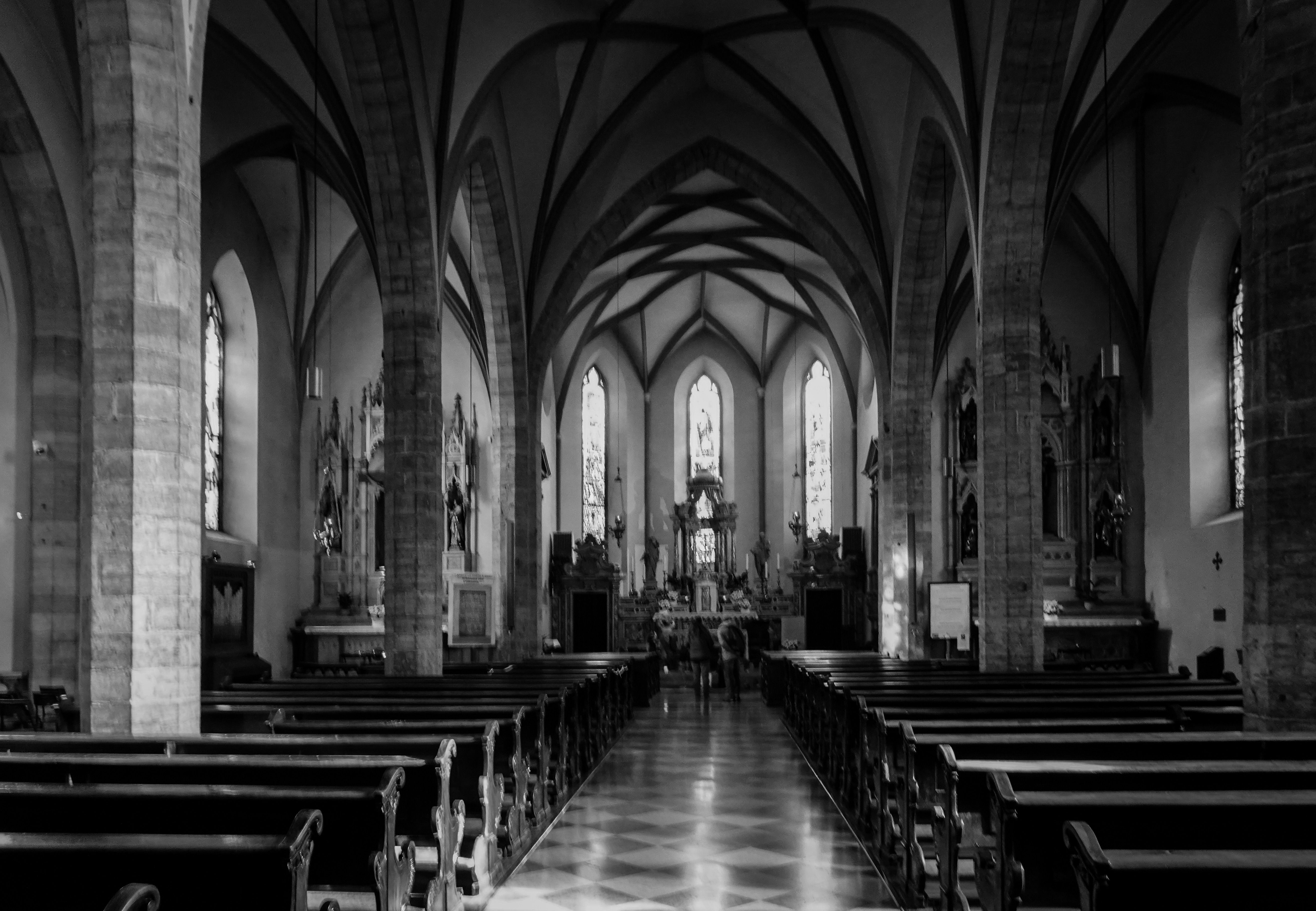 Black and White Gothic Cathedral Interior · Free Stock Photo